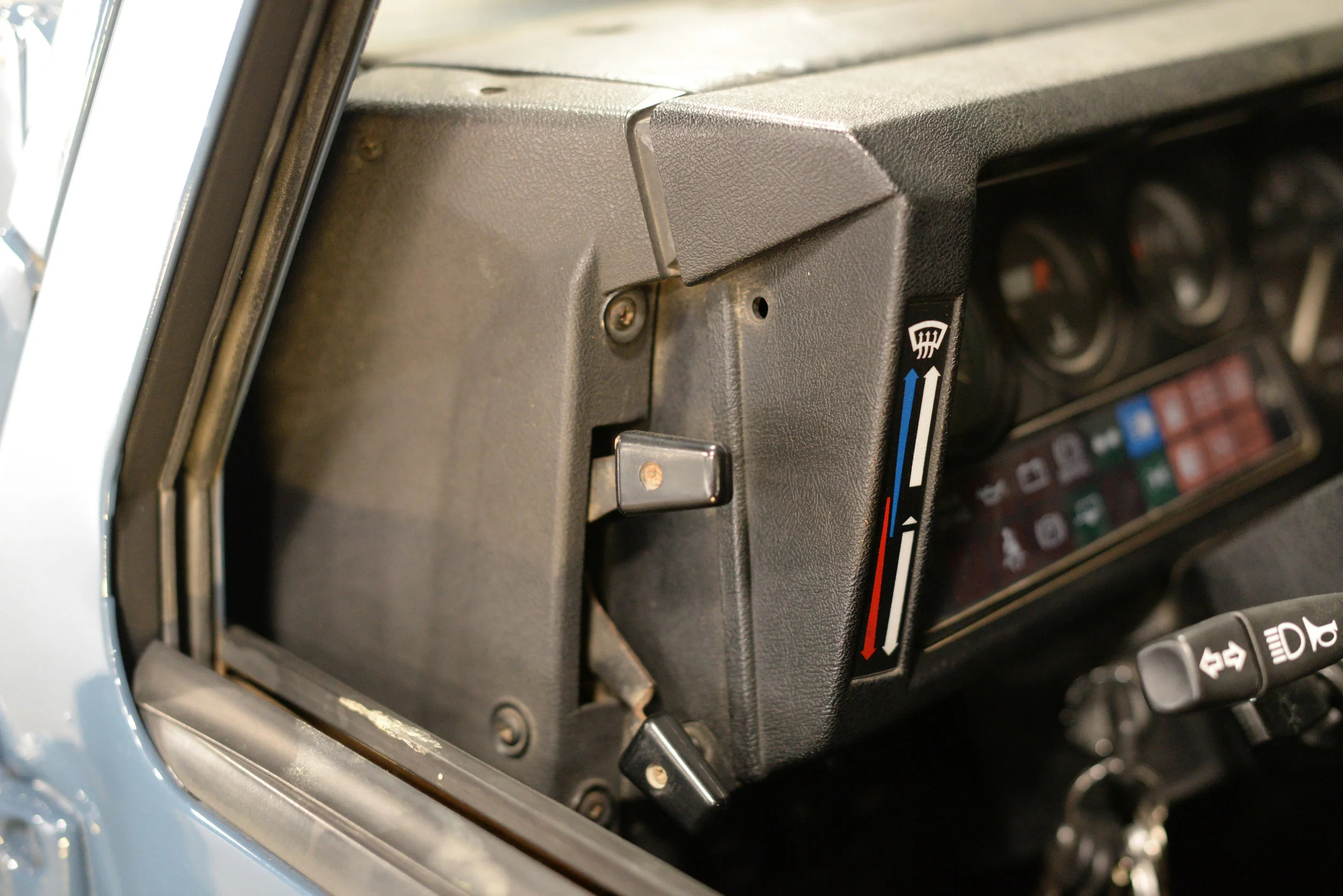 1991 Land Rover Defender 110 - Commonwealth Classics