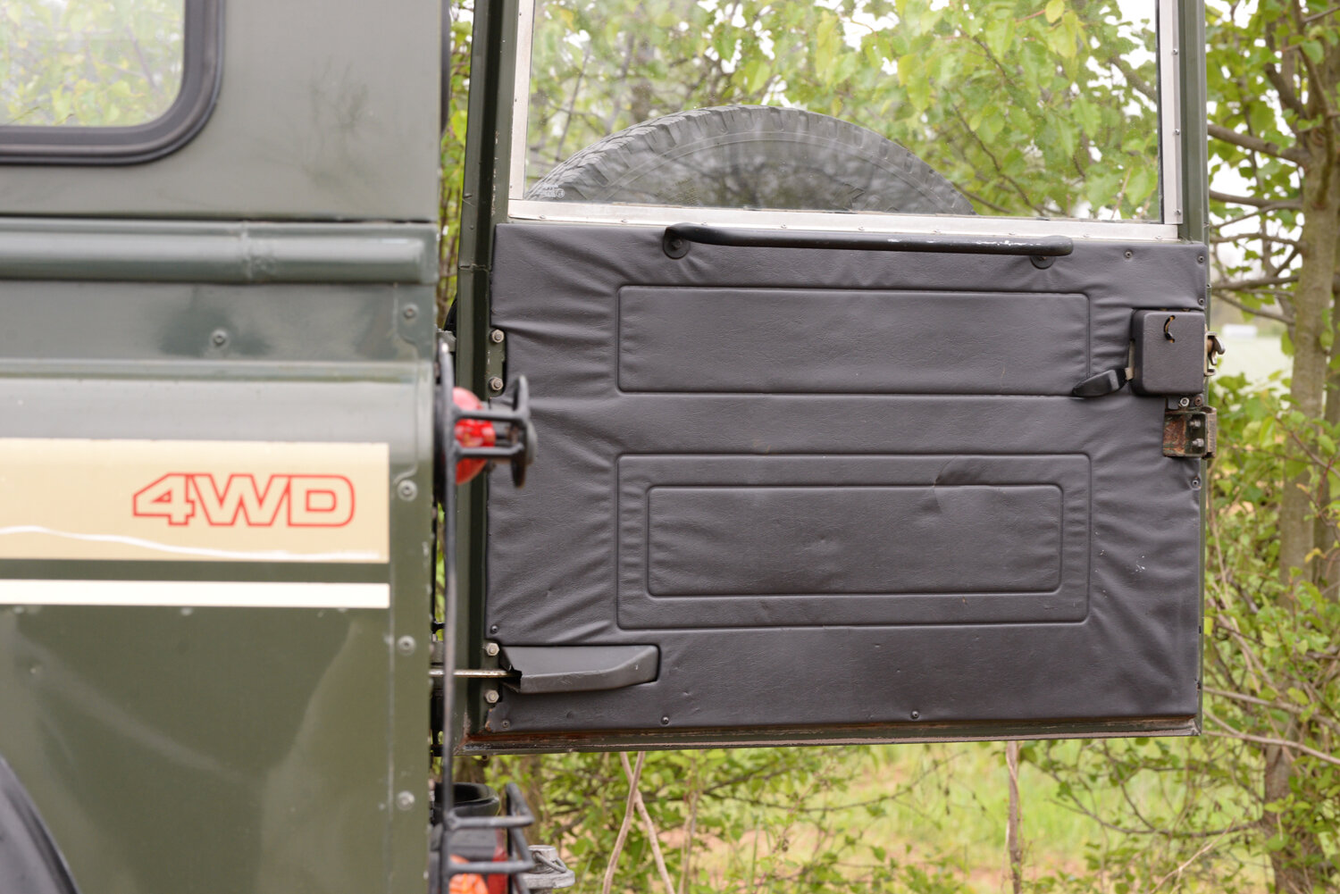 1990 Land Rover Defender 90 - Commonwealth Classics