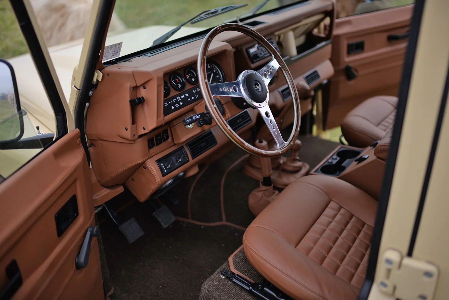 1992 Land Rover Defender 110 - Commonwealth Classics