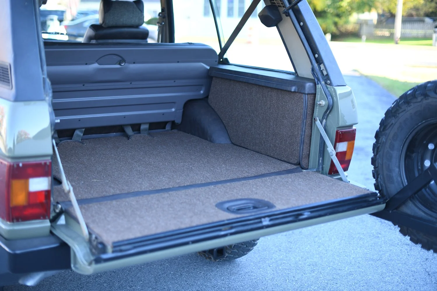 Custom Land Rover Range Rover Classic - Commonwealth Classics