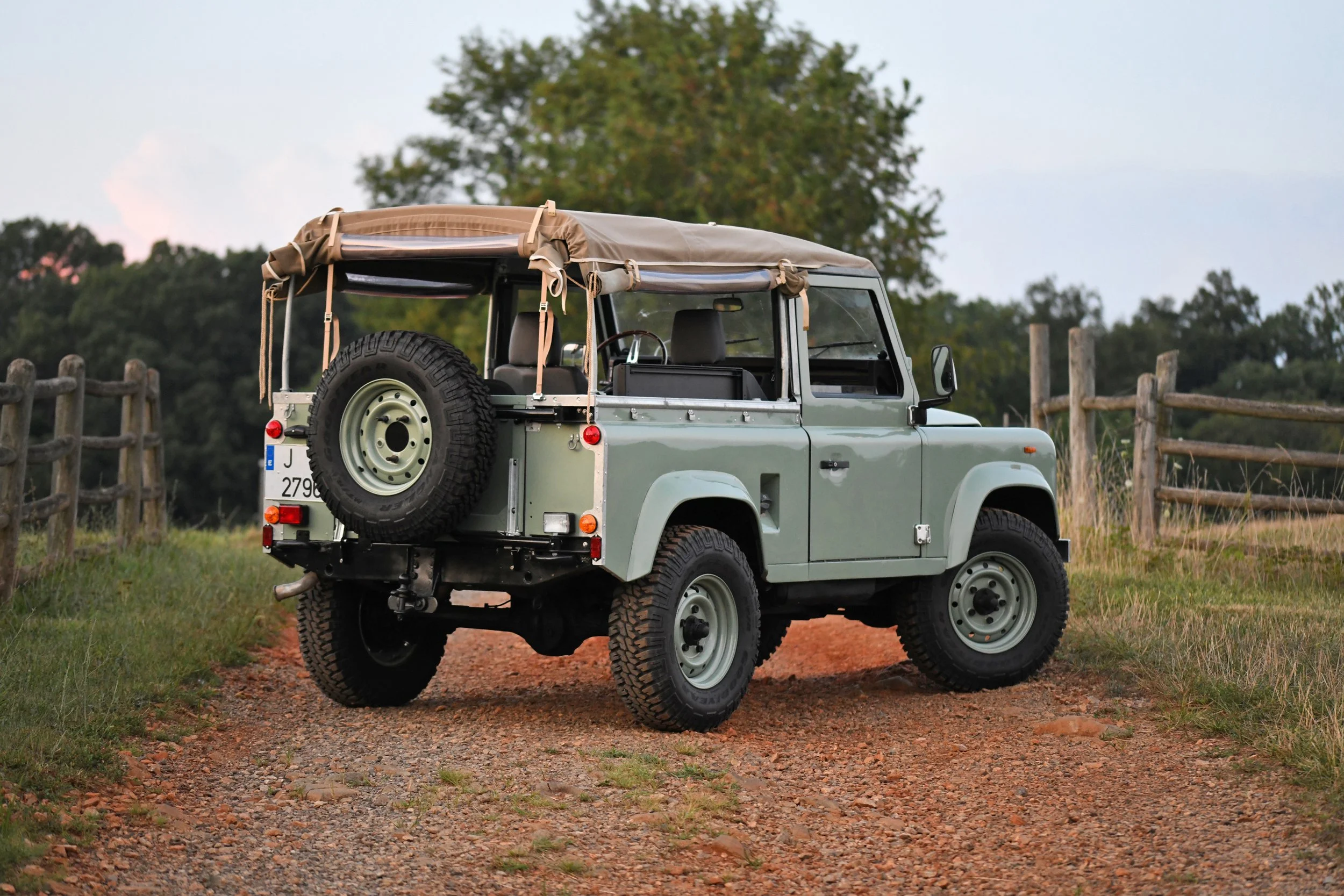 1991 Land Rover Defender 90 - Commonwealth Classics