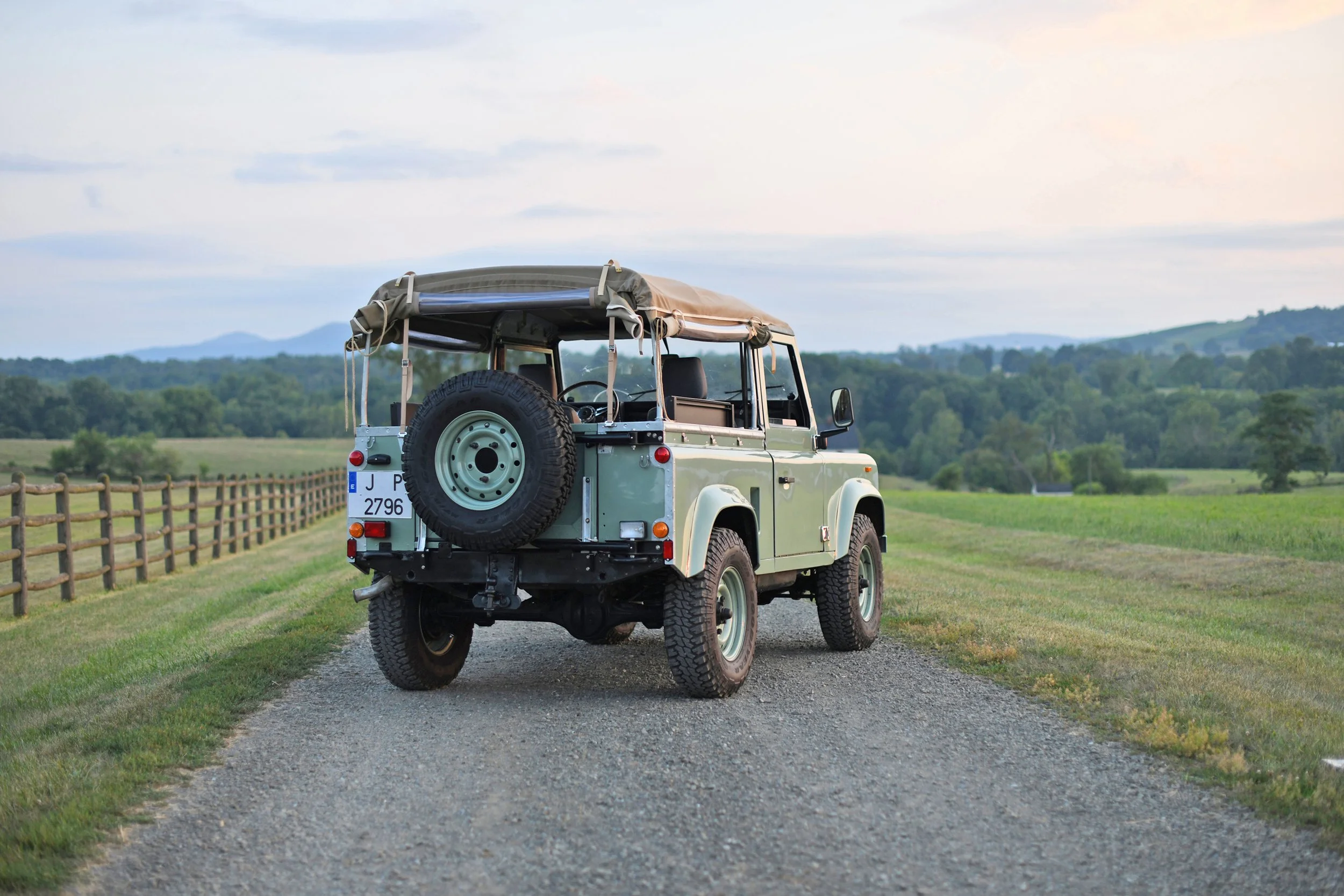 1991 Land Rover Defender 90 - Commonwealth Classics