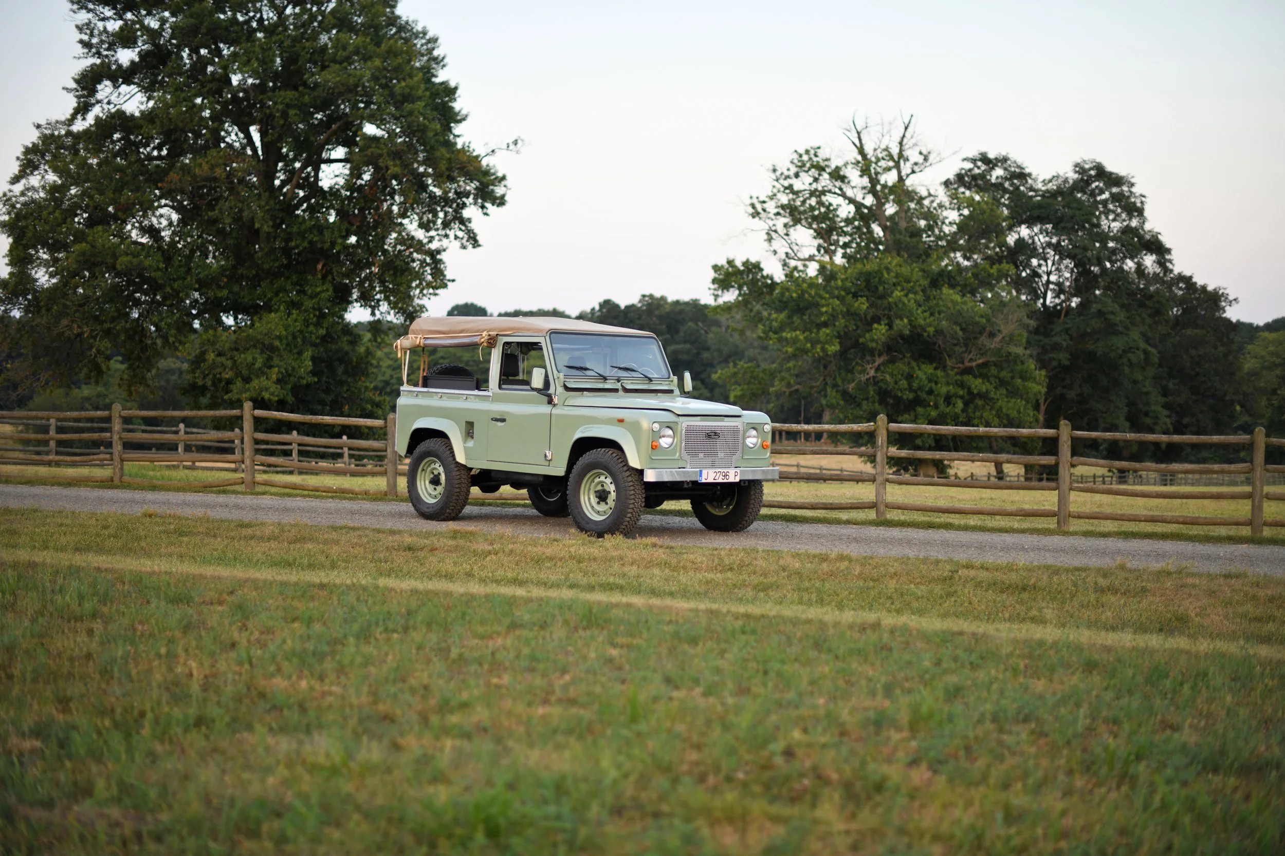 1991 Land Rover Defender 90 - Commonwealth Classics