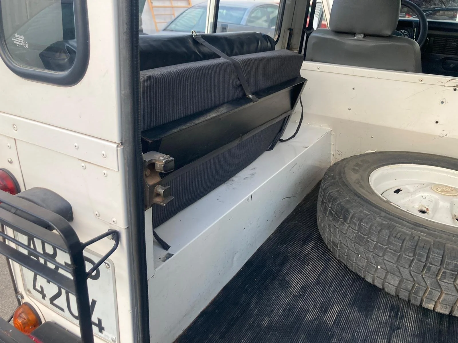 1996 Land Rover Defender 90 - Commonwealth Classics