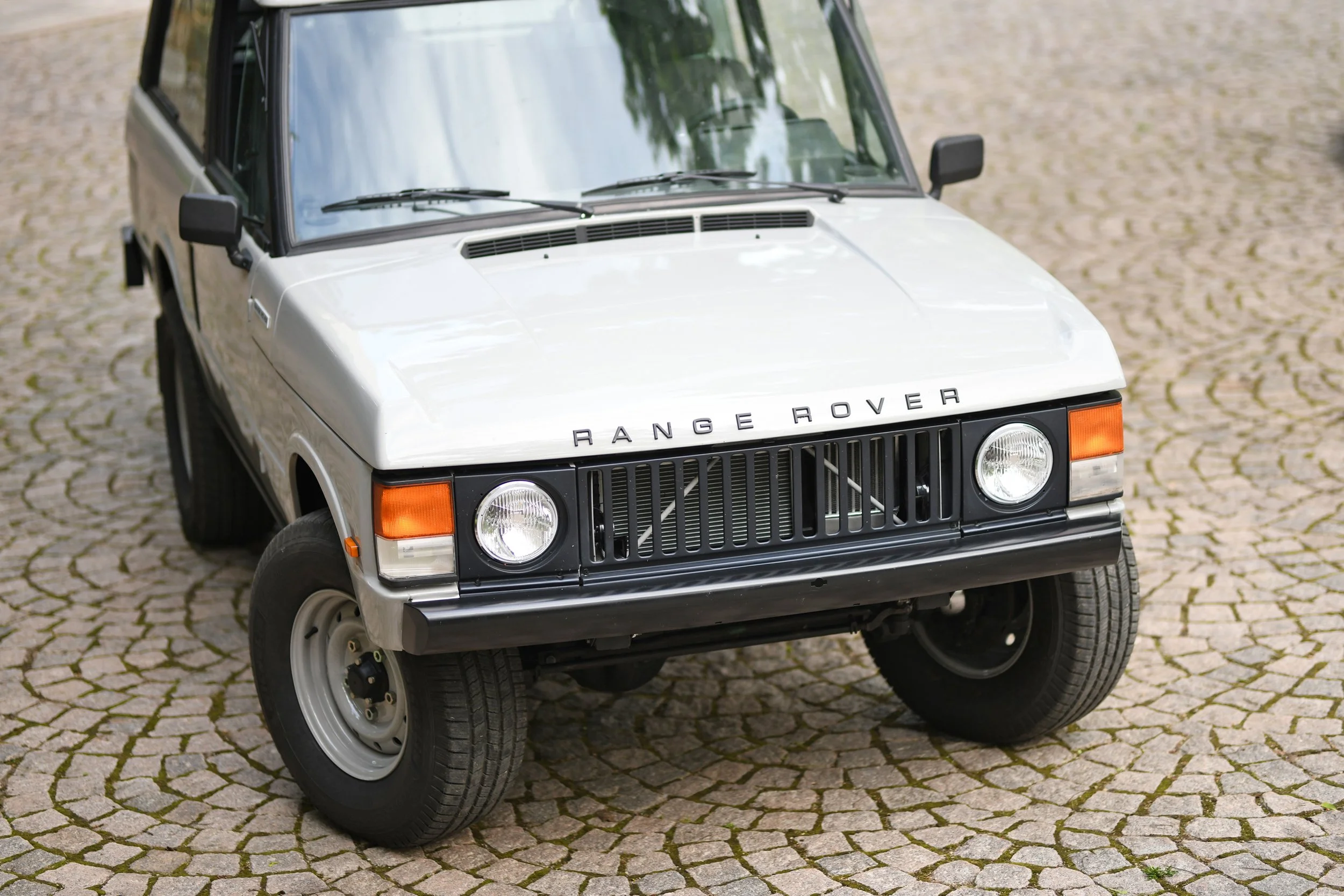 Restored two door Range Rover Classic - Commonwealth Classics