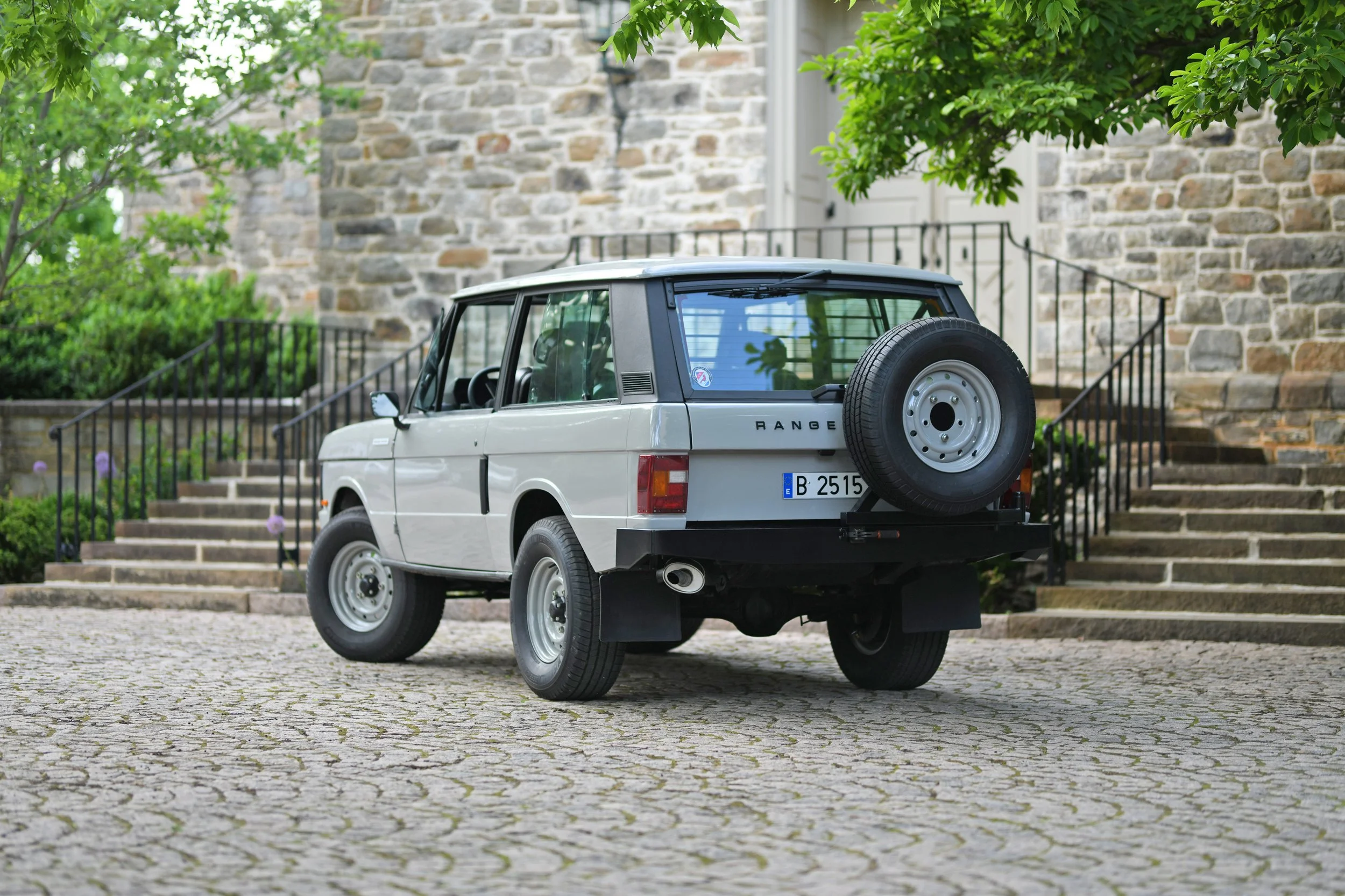 Restored two door Range Rover Classic - Commonwealth Classics