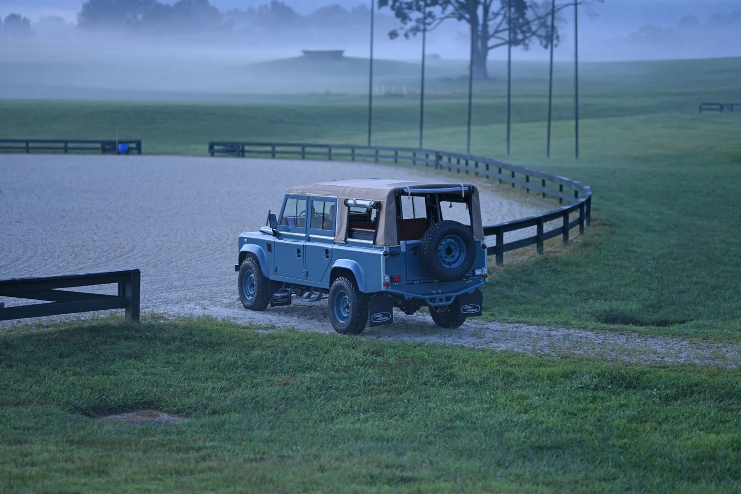 Commonwealth Classics - Specialists in Land Rover Defenders, Range ...