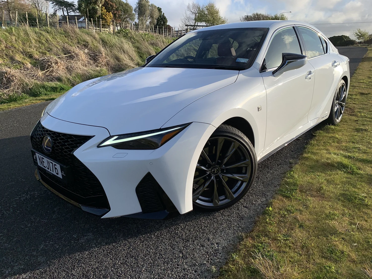 Lexus IS 300h F Sport review: New face, same heart — Motoringnz