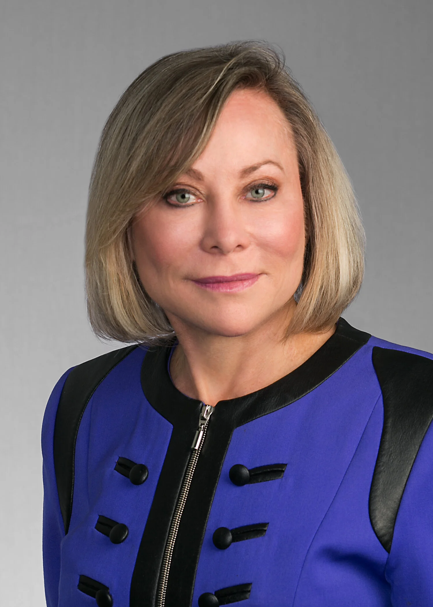 About — Leigh Teece