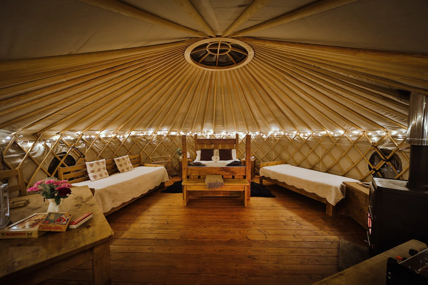 Luxury Peak District Yurts with wood fired hot tubs near Alton Towers ...