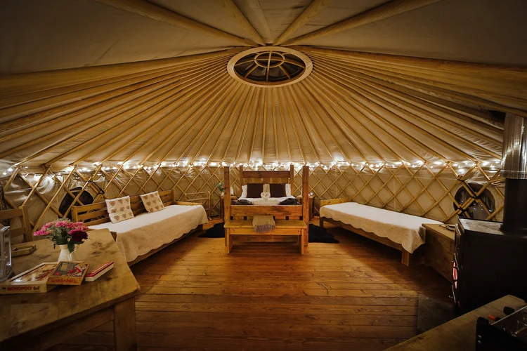 Luxury Peak District Yurts with wood fired hot tubs near Alton Towers ...