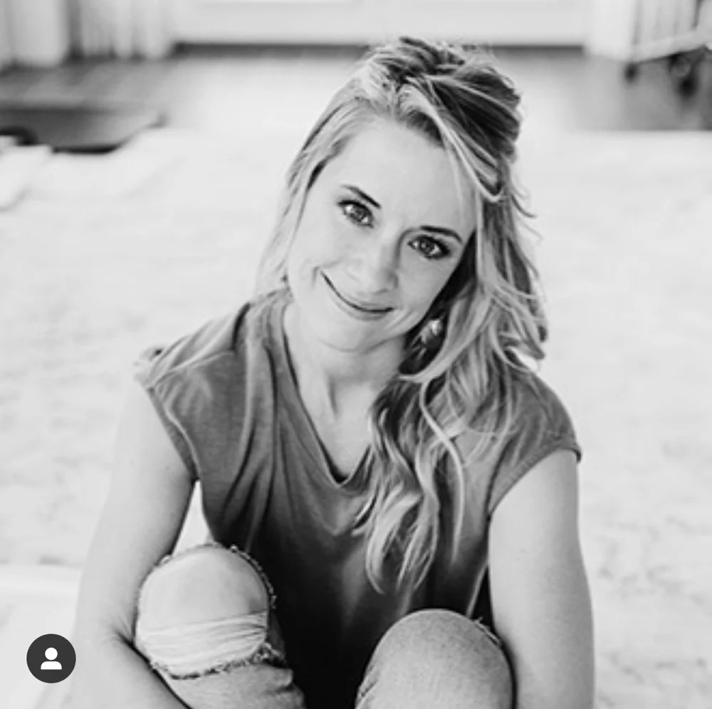 Contemporary Art || Colleen Leach || Design Between the Lines