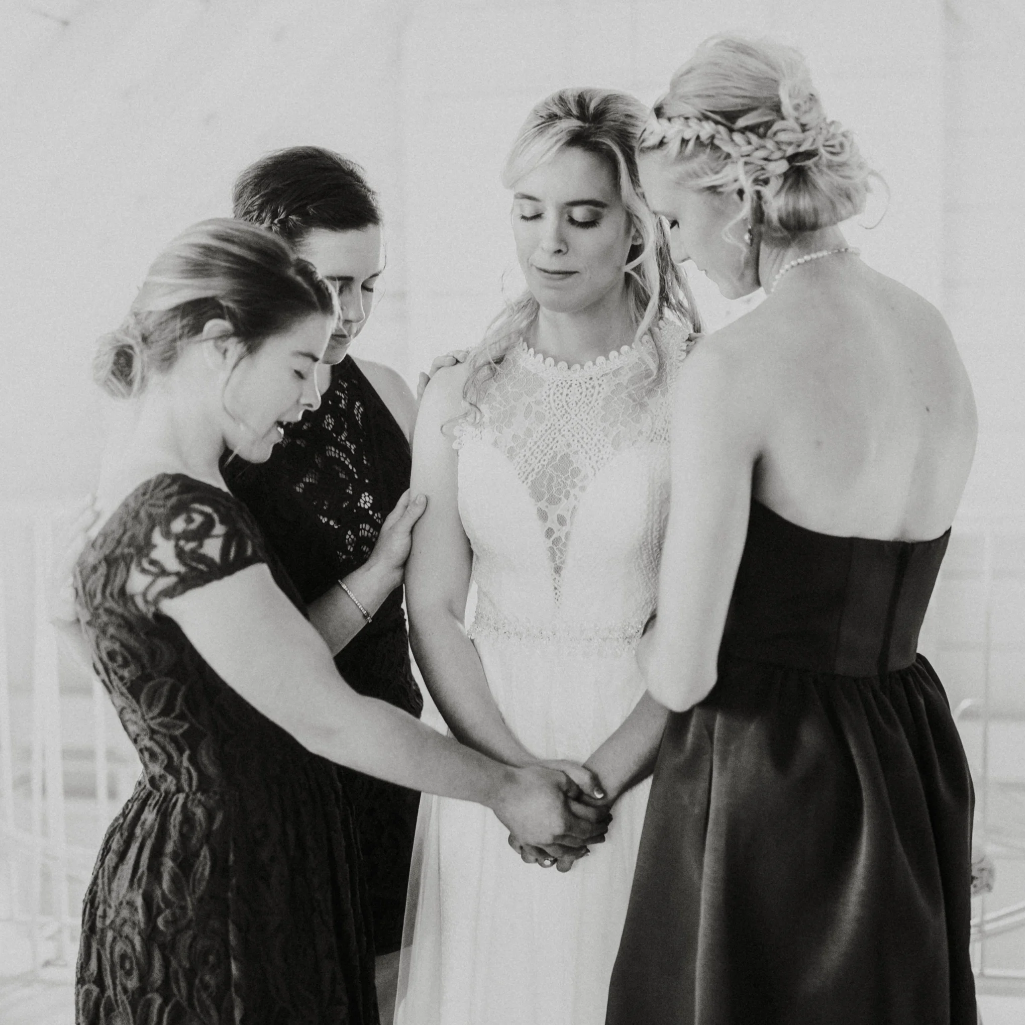 Jessica & Johnny // A Vibrant and Warm Wedding in Minnesota — Bryden ...