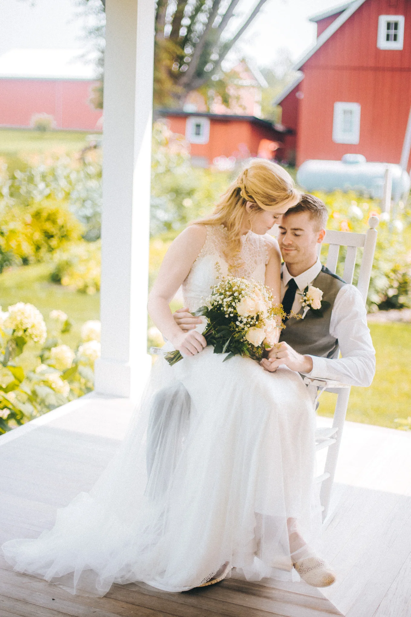 Jessica & Johnny // A Vibrant and Warm Wedding in Minnesota — Bryden ...