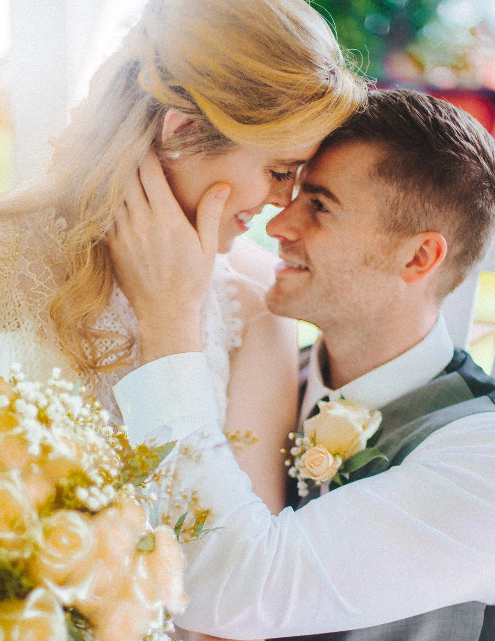 Jessica & Johnny // A Vibrant and Warm Wedding in Minnesota — Bryden ...