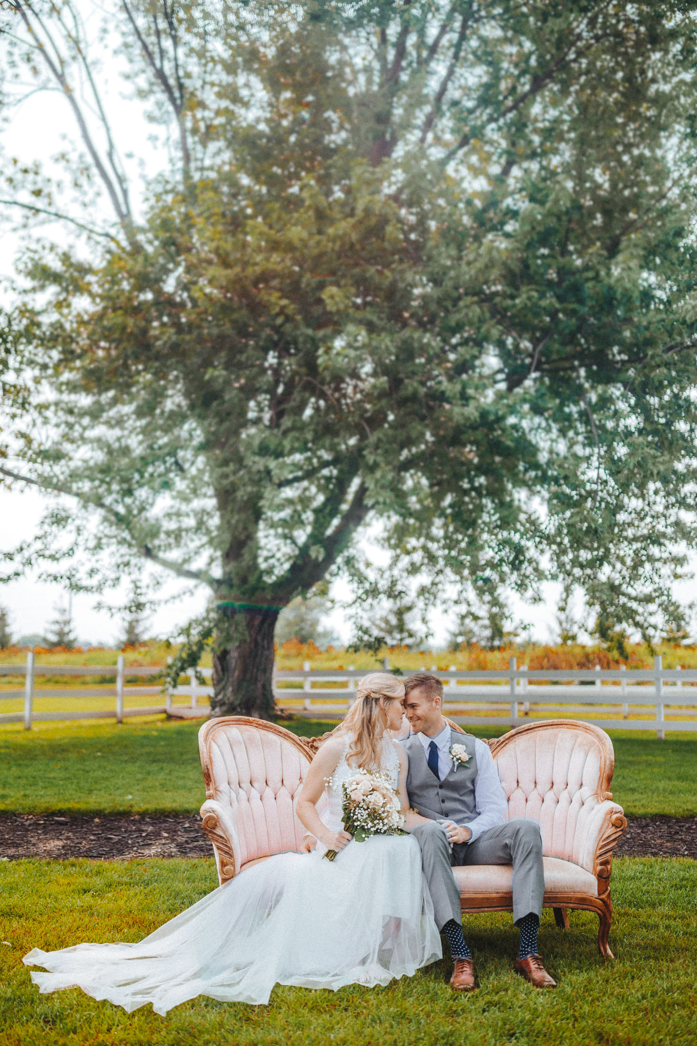 Jessica & Johnny // A Vibrant and Warm Wedding in Minnesota — Bryden ...
