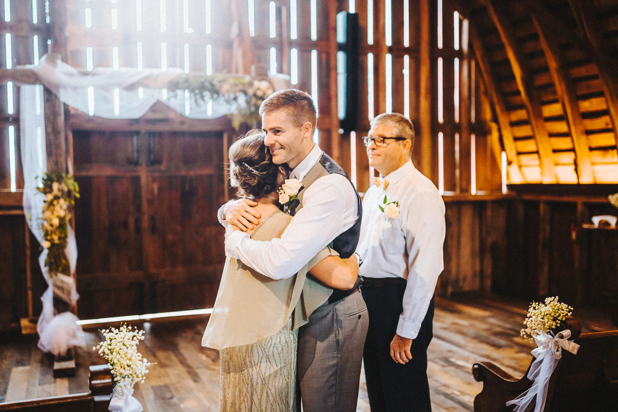 Jessica & Johnny // A Vibrant and Warm Wedding in Minnesota — Bryden ...