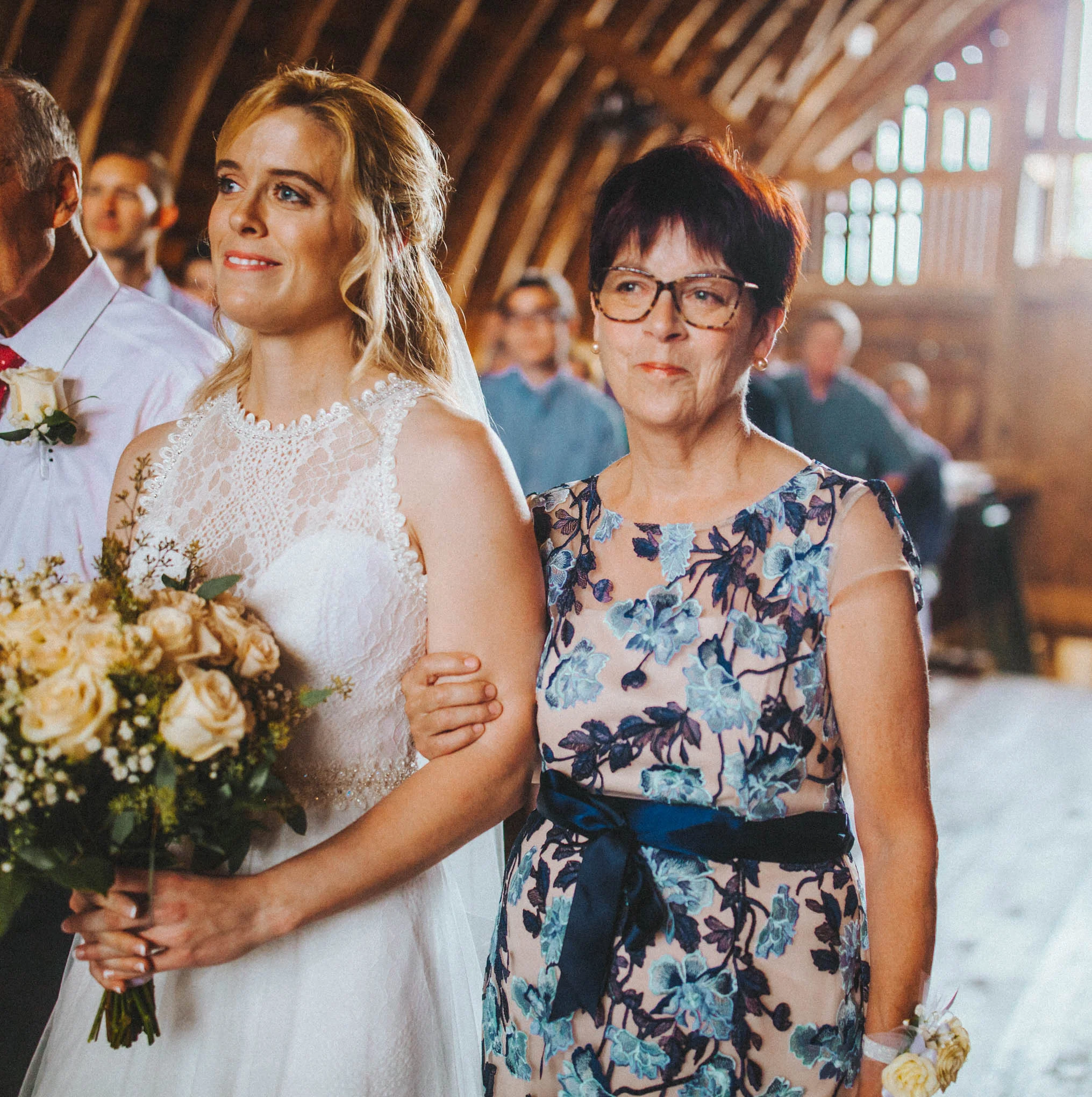 Jessica & Johnny // A Vibrant and Warm Wedding in Minnesota — Bryden ...