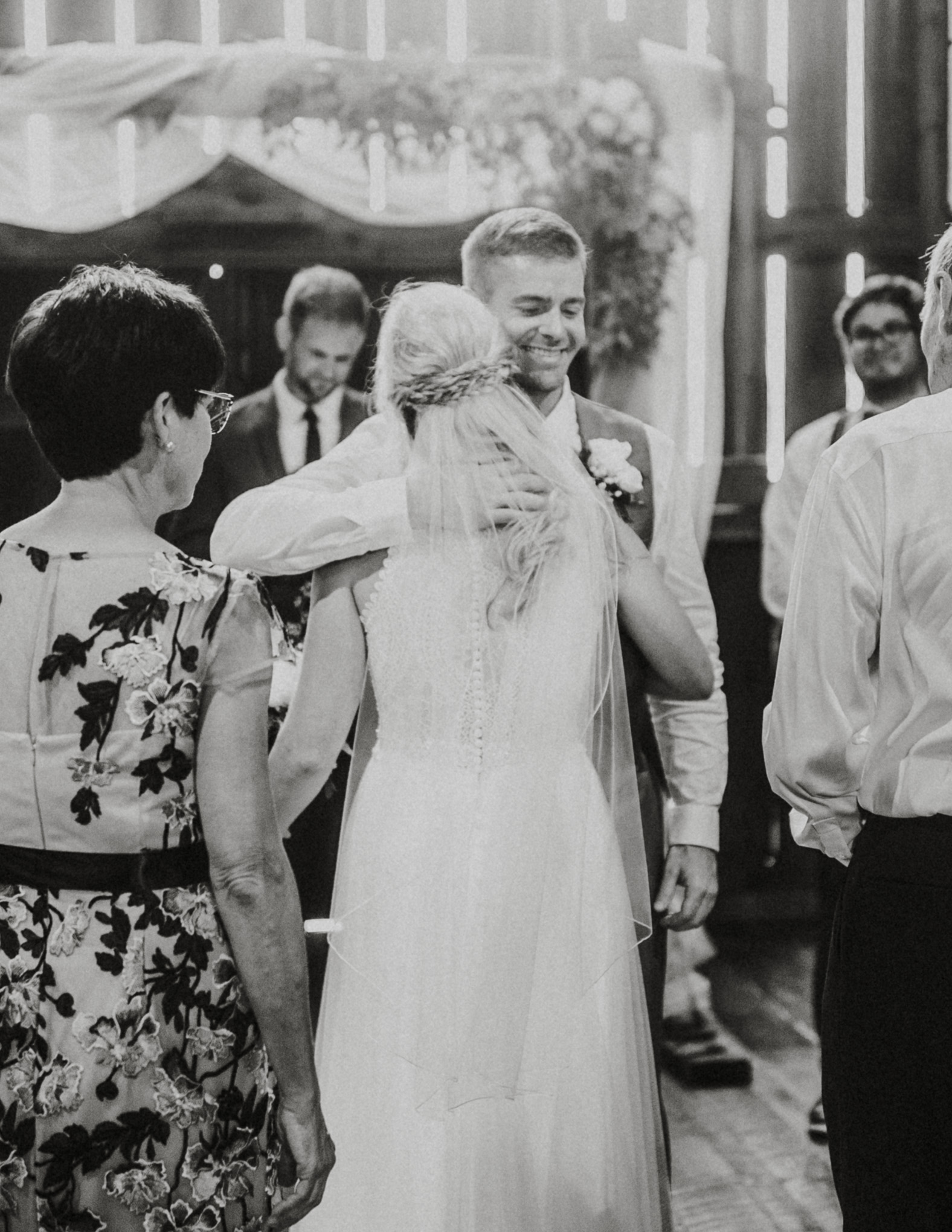 Jessica & Johnny // A Vibrant and Warm Wedding in Minnesota — Bryden ...