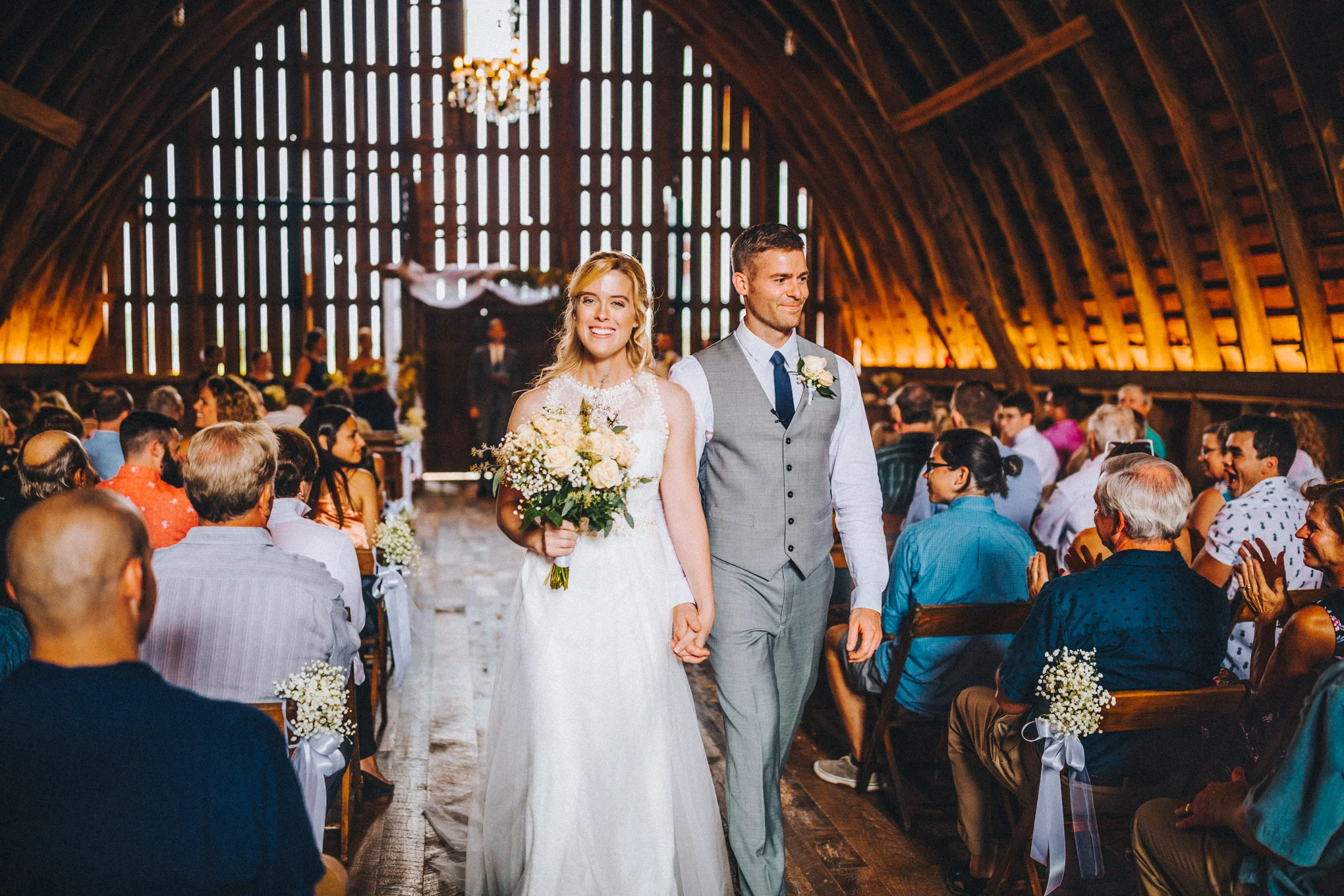 Jessica & Johnny // A Vibrant and Warm Wedding in Minnesota — Bryden ...