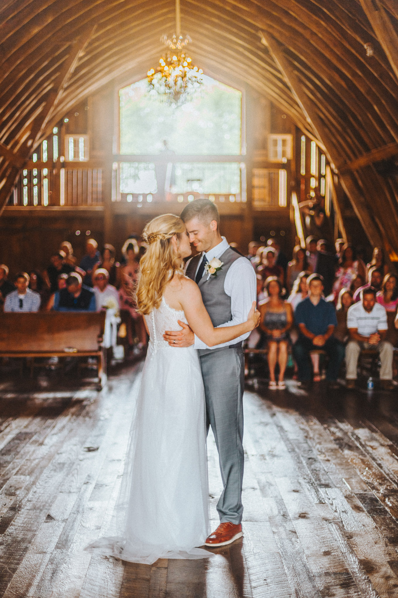 Jessica & Johnny // A Vibrant and Warm Wedding in Minnesota — Bryden ...