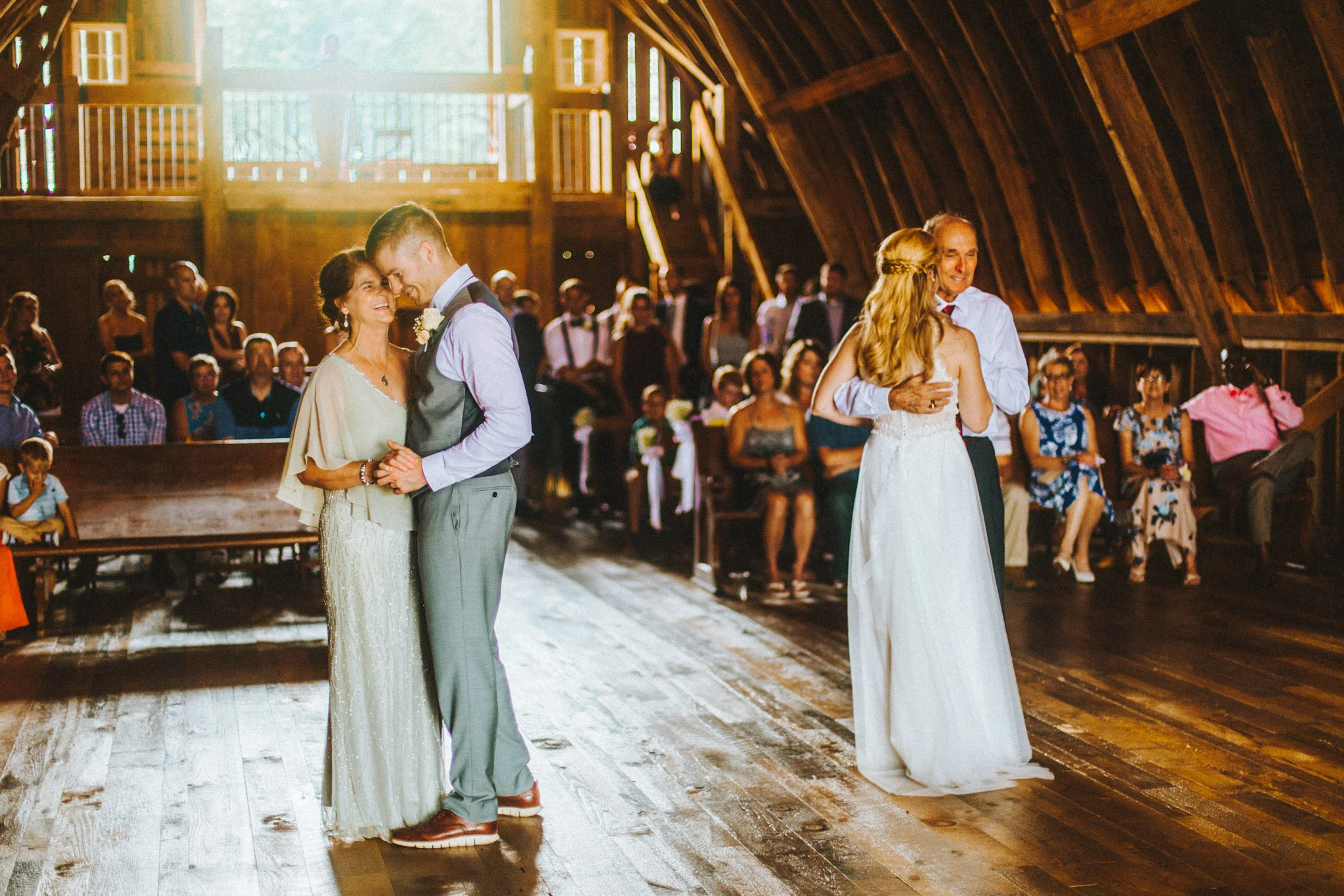 Jessica & Johnny // A Vibrant and Warm Wedding in Minnesota — Bryden ...