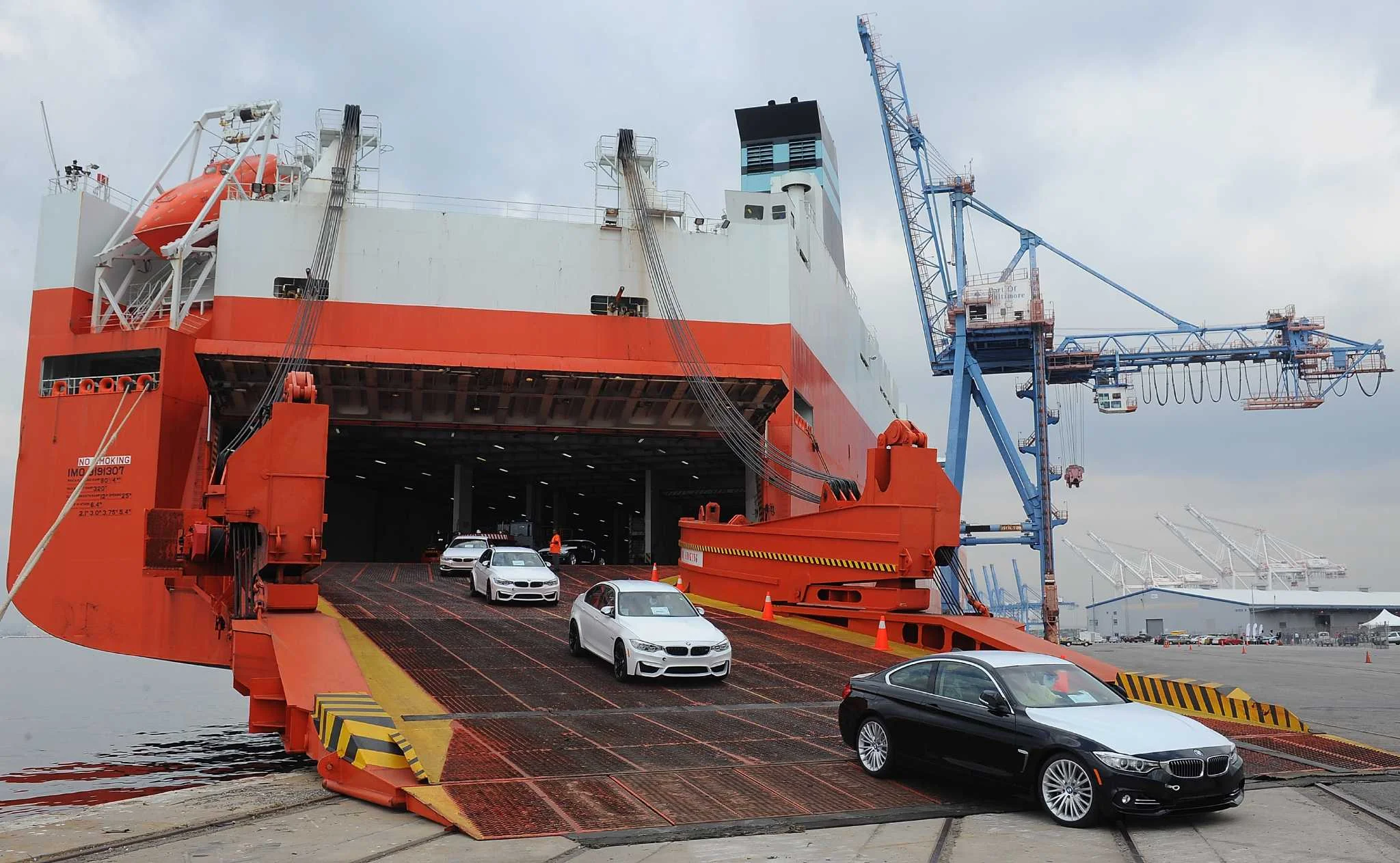 Cars ships