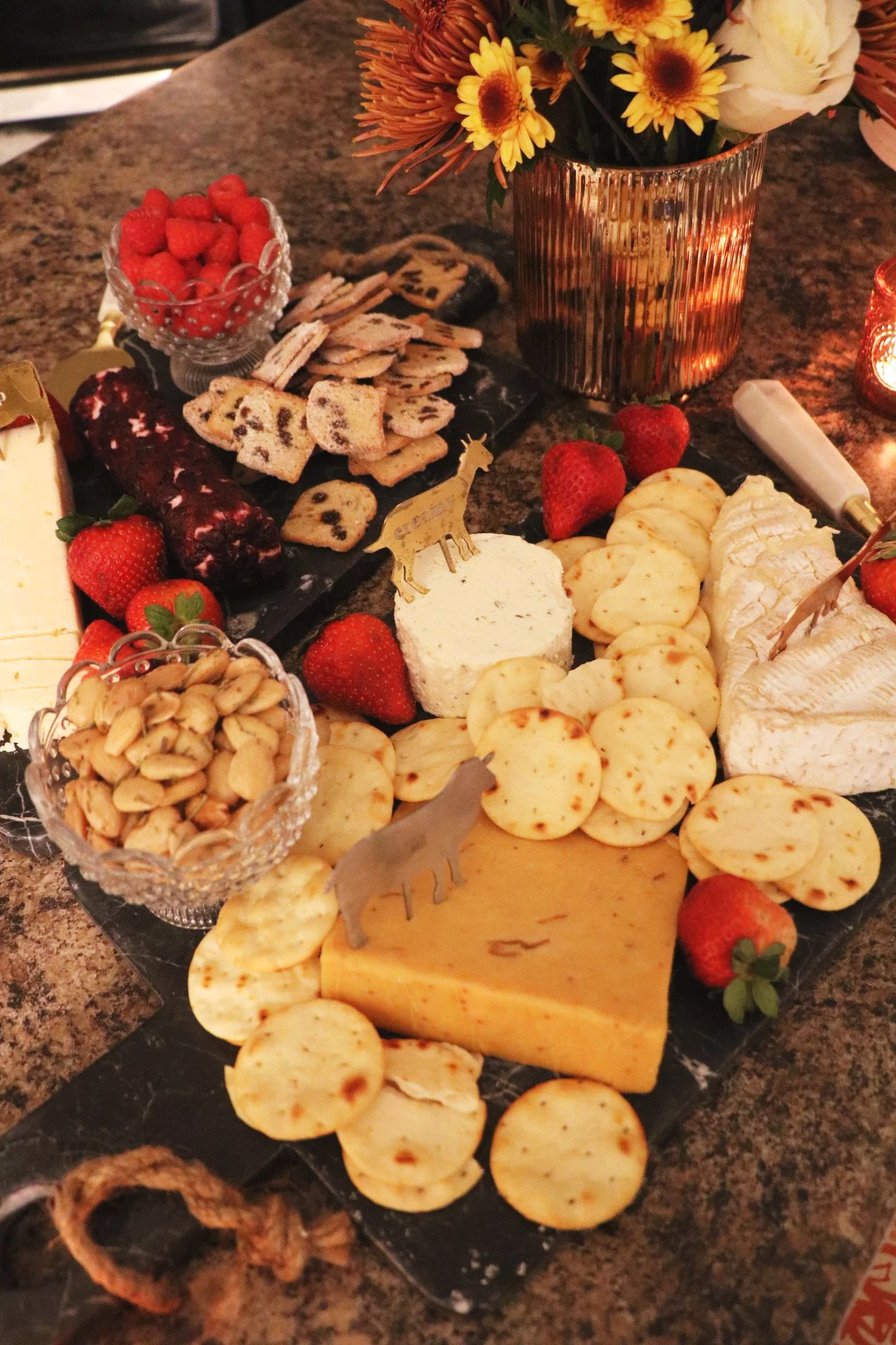 Friendsgiving Decor Ideas — DIY DARLING