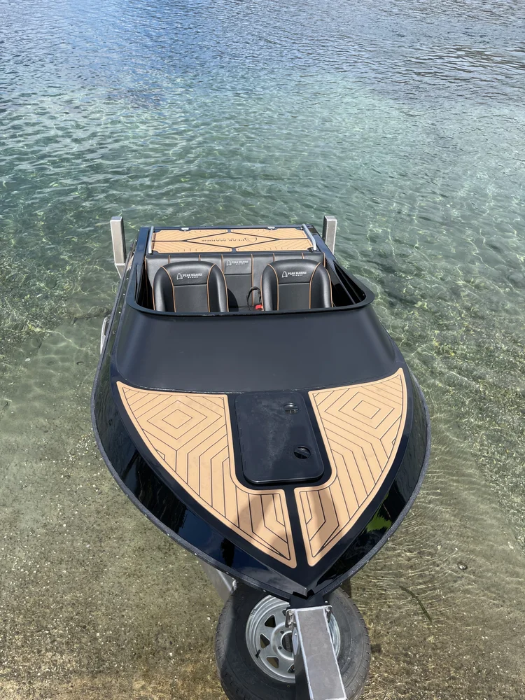 NEW BOAT COVERは日産EM 315 N 40 BA 1989に適合 ボートカバー NEW