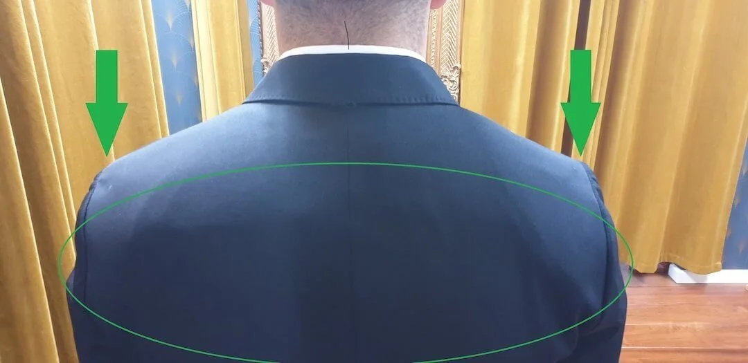 Shoulders too big in your jacket: This is how the tailor ensures the ...