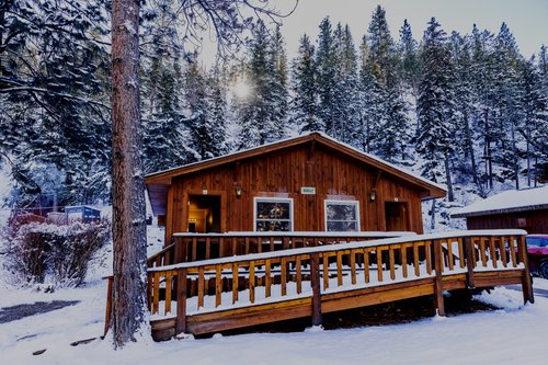 Lodging Information — Quinn's Hot Springs Resort