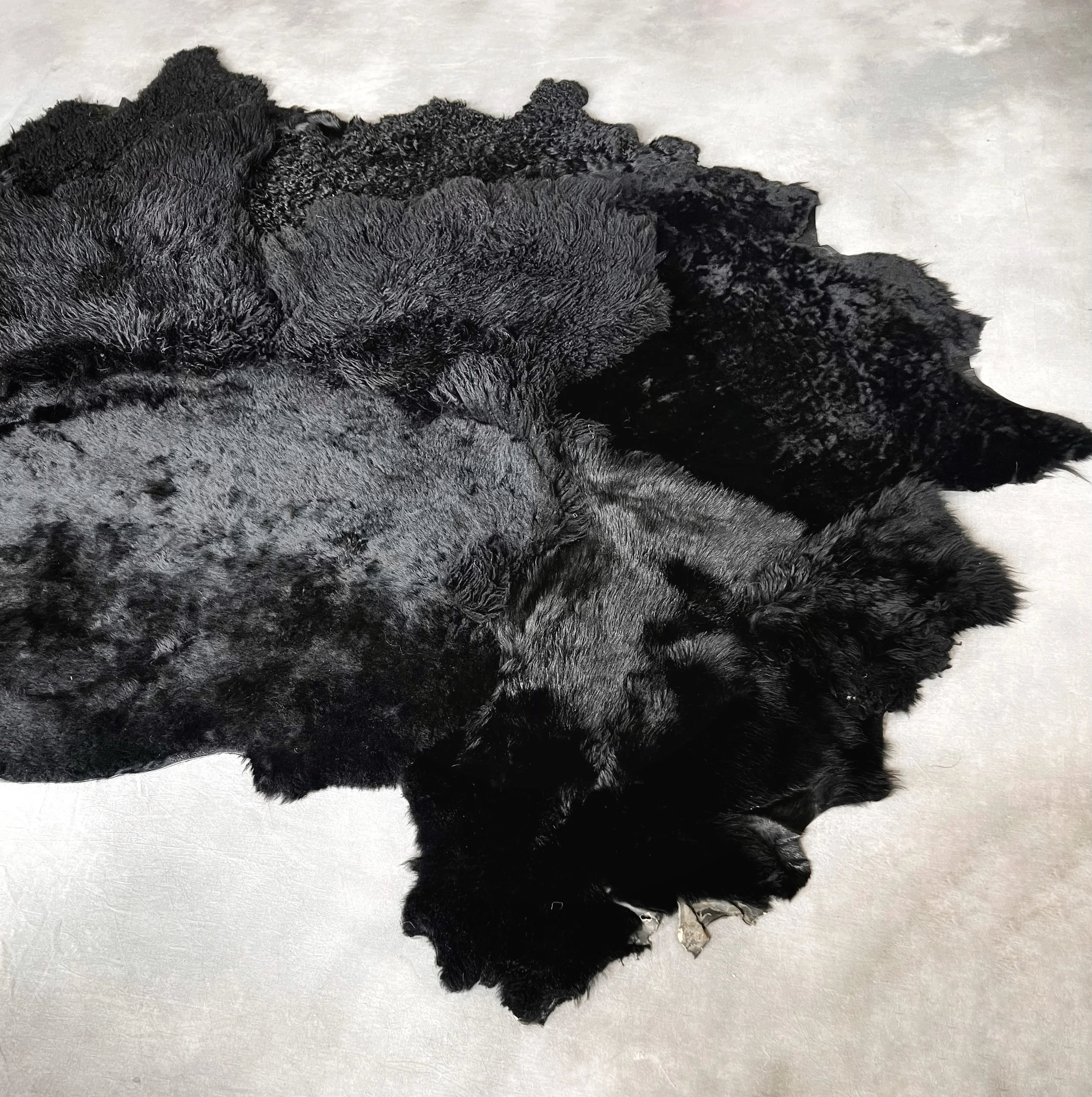 FÅR - Unique sheepskin rugs and interior objects. - RUGS