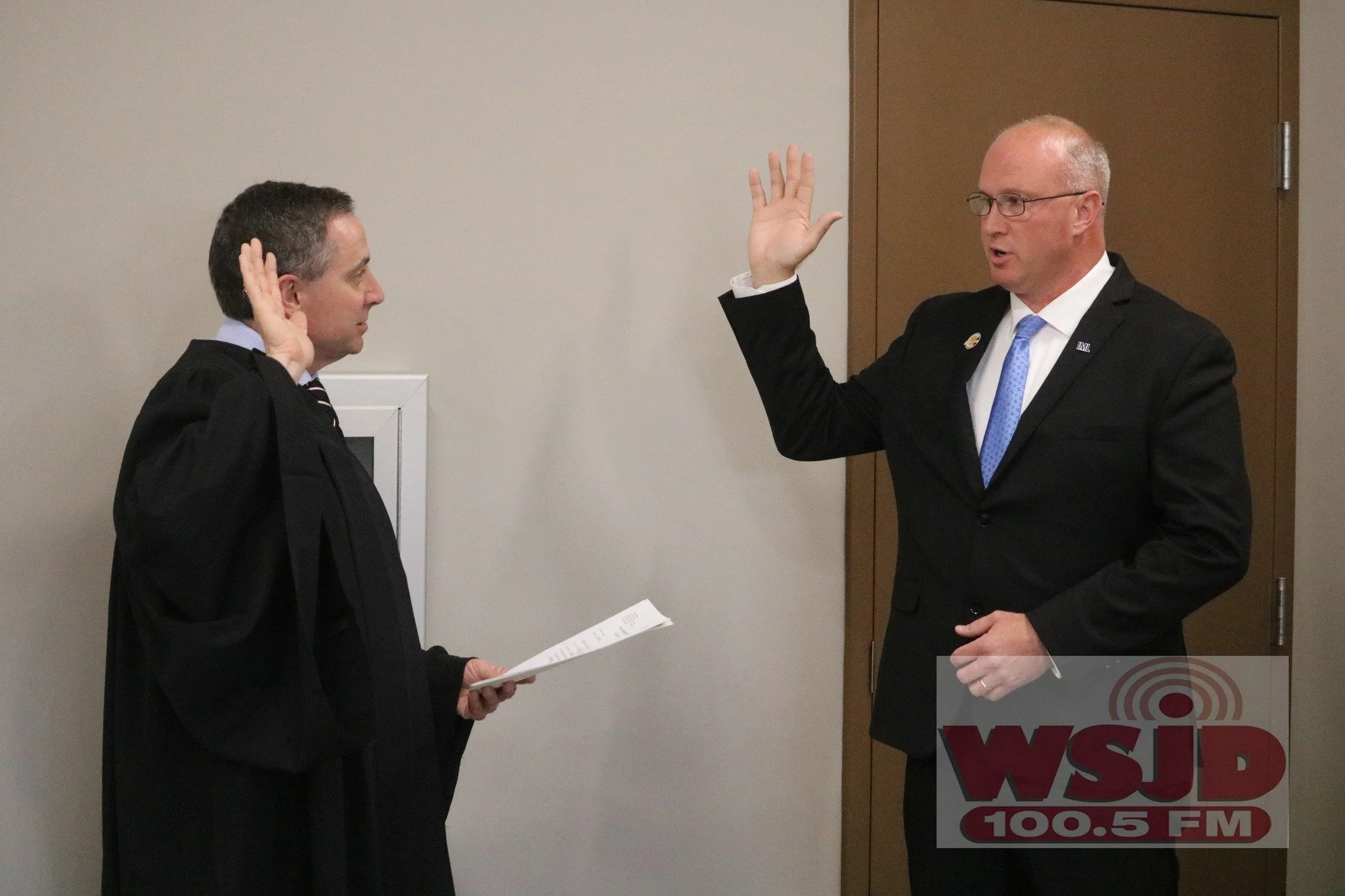 Joe Judge Sworn In For 2nd Term As Mt. Carmel Mayor