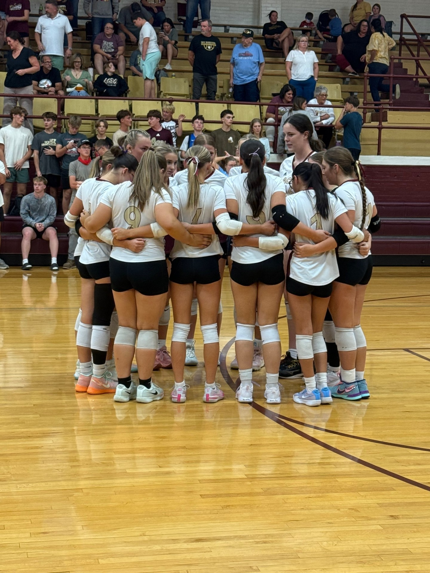 Lady Aces Fall To Fairfield, 25-19, 25-10