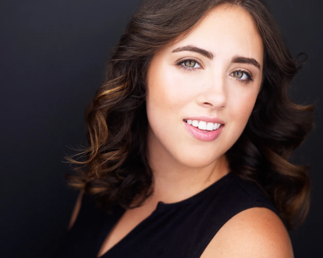 PHOTOS — EMMA HART