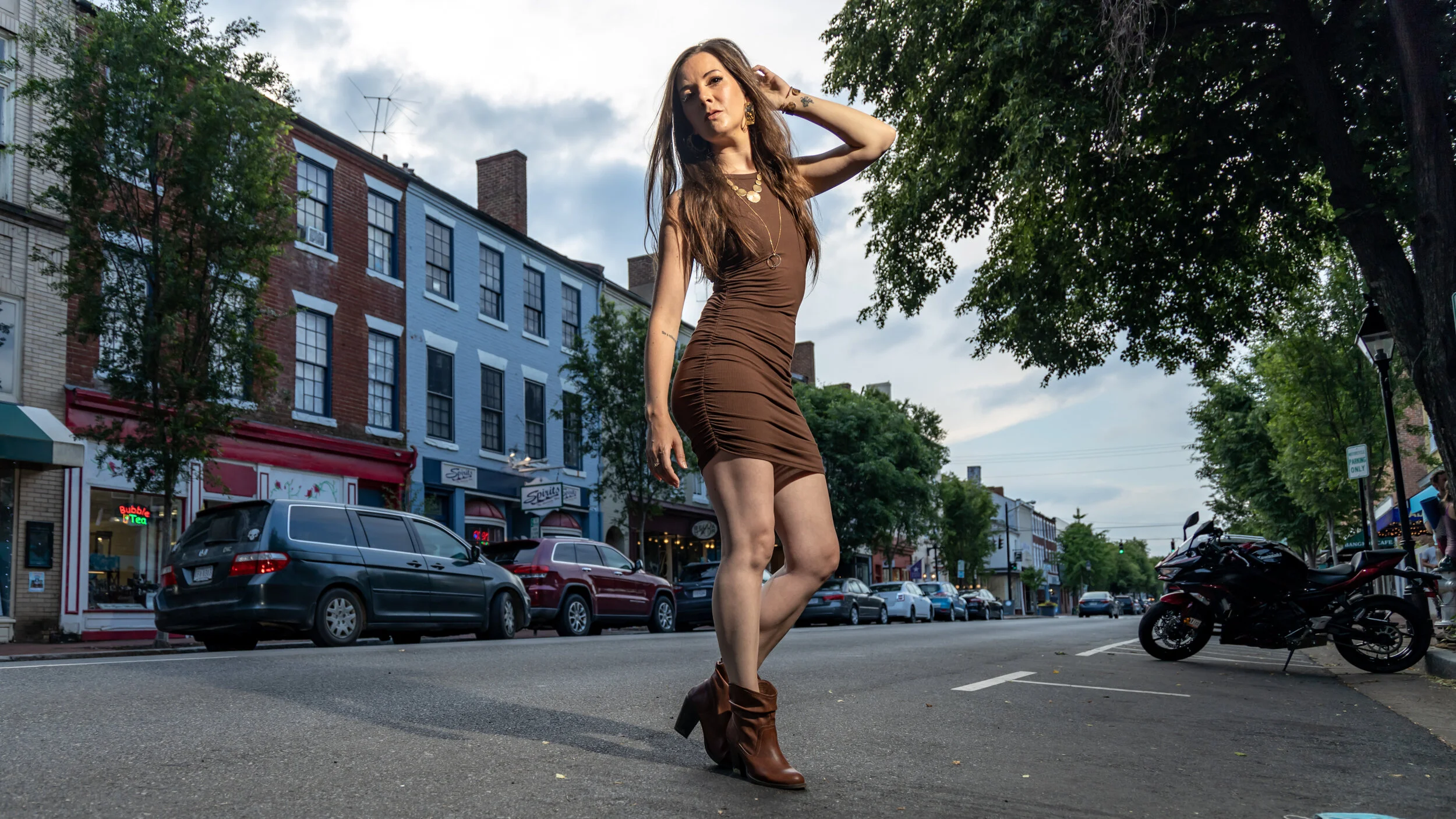 KAREN JONAS PREMIERES REIMAGINED DON HENLEY CLASSIC “THE BOYS OF SUMMER” VIA THE BOOT — Sideways