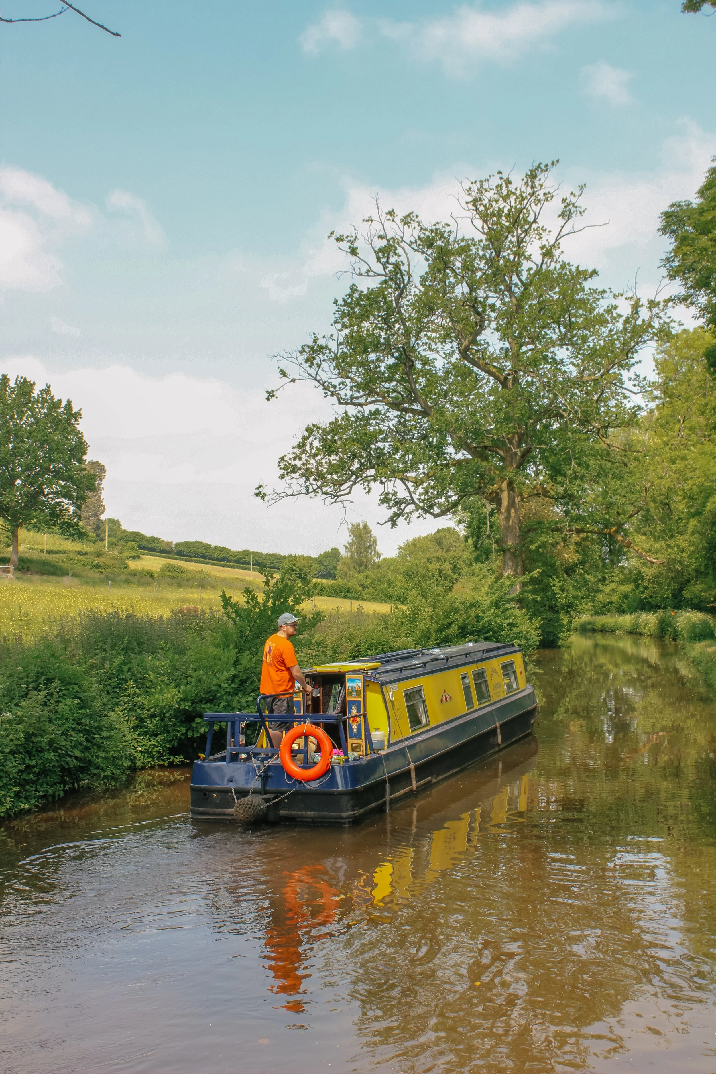 EMBRACING SLOW TRAVEL - A CANAL BOAT ADVENTURE WITH ROAD HOUSE ...
