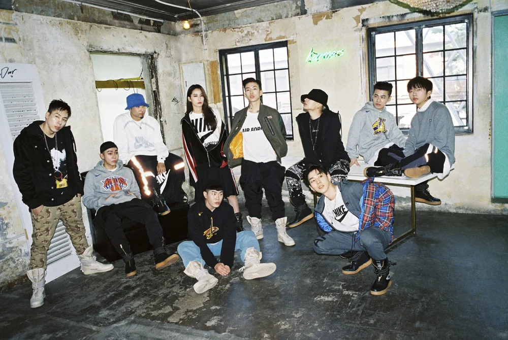 About — AOMG