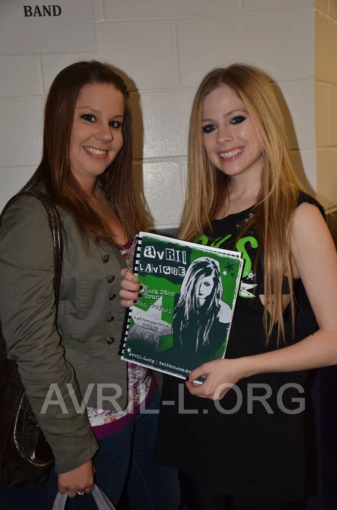 Avril Lavigne Isn’t Dead: Putting an End to the Conspiracy Theory ...