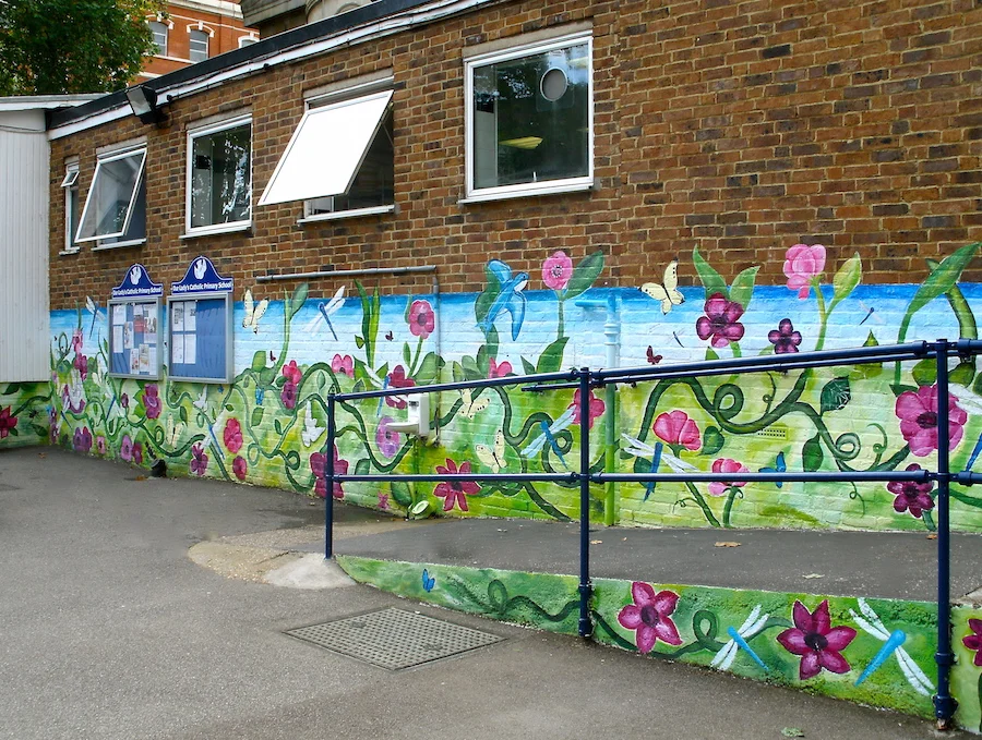 Gallery - Displays For Schools - Murals For Schools - Art Workshops ...