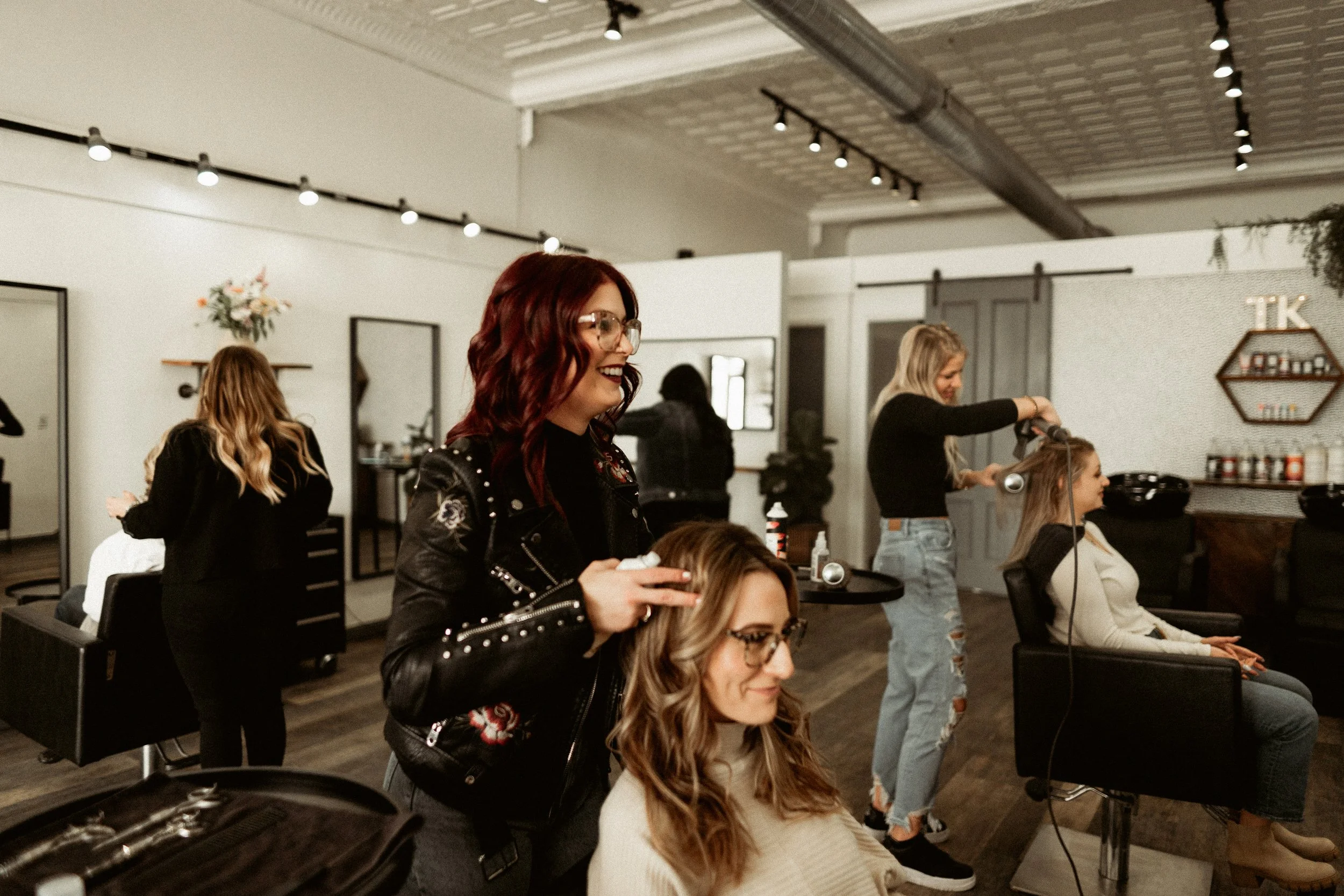 STYLISTS — Top Knot