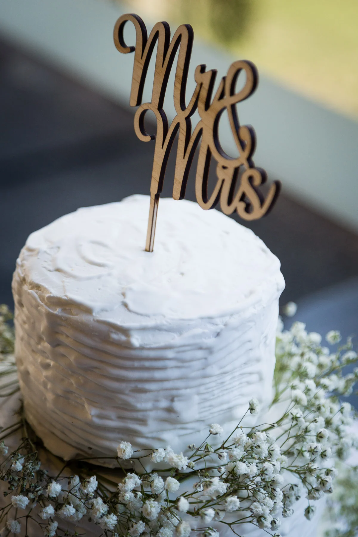 Cake Topper & Rustic Timber Base — Northern Beaches Wedding Hire