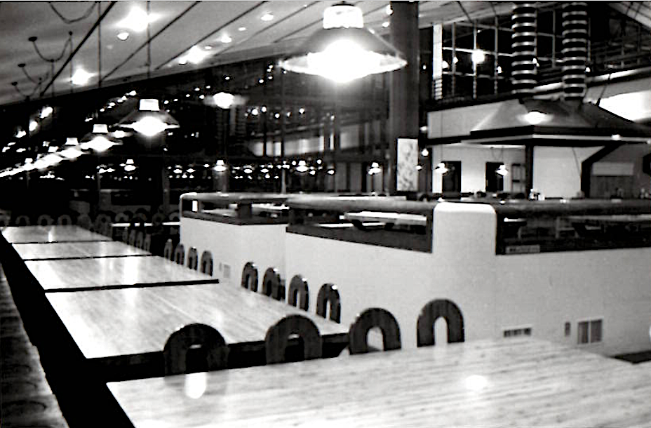 Iwanai Resort - Three Birds and Apres Bar — IWANAI RESORT