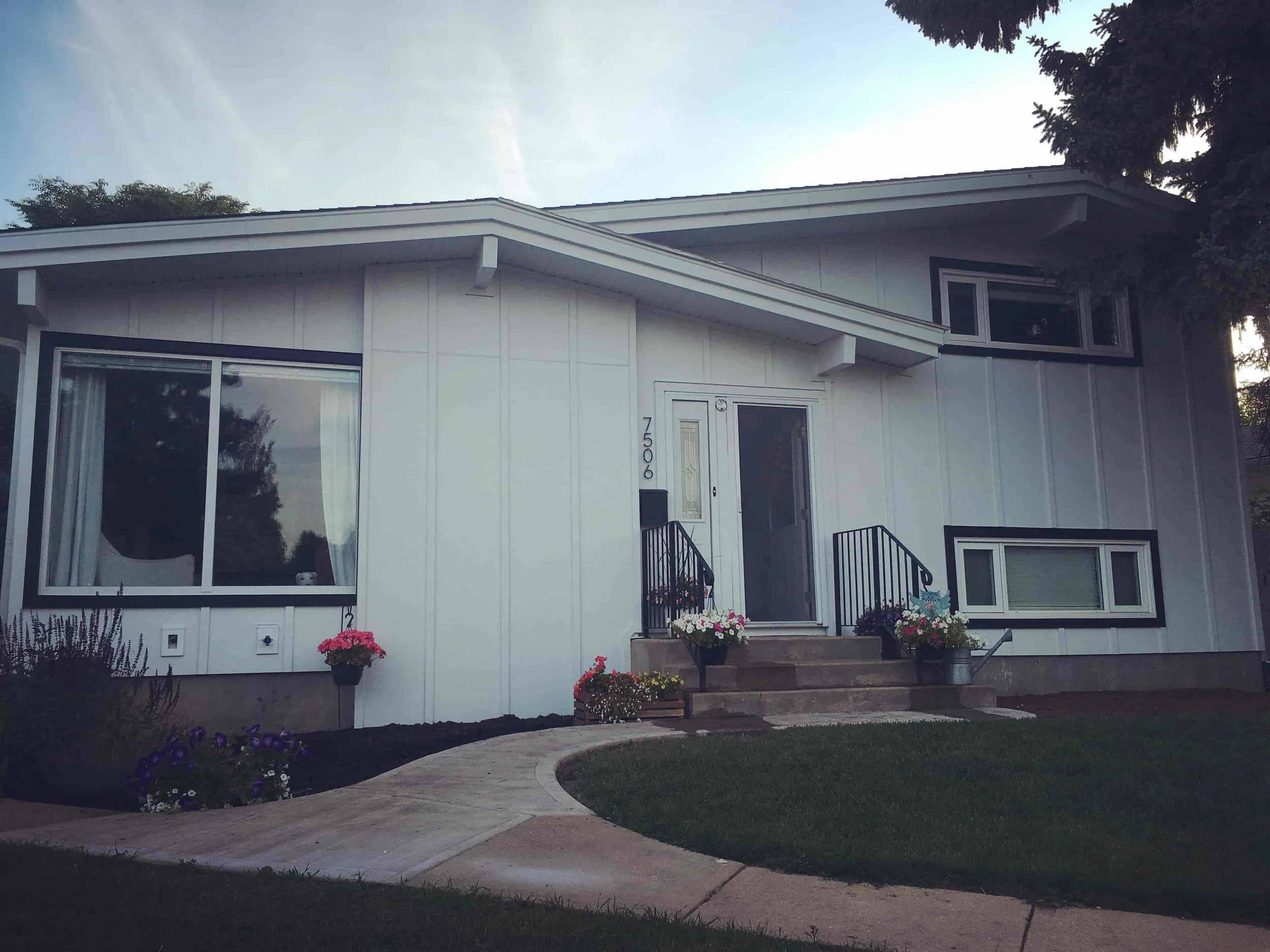 Modern Farmhouse Siding — Blue Jay Exterior Renovations