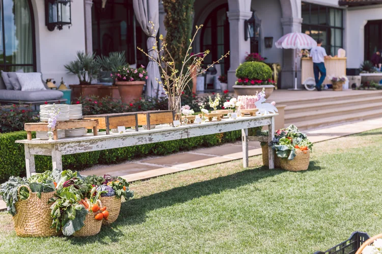 “Hoppy Easter” Bunny-Themed Easter Party — Mint Events