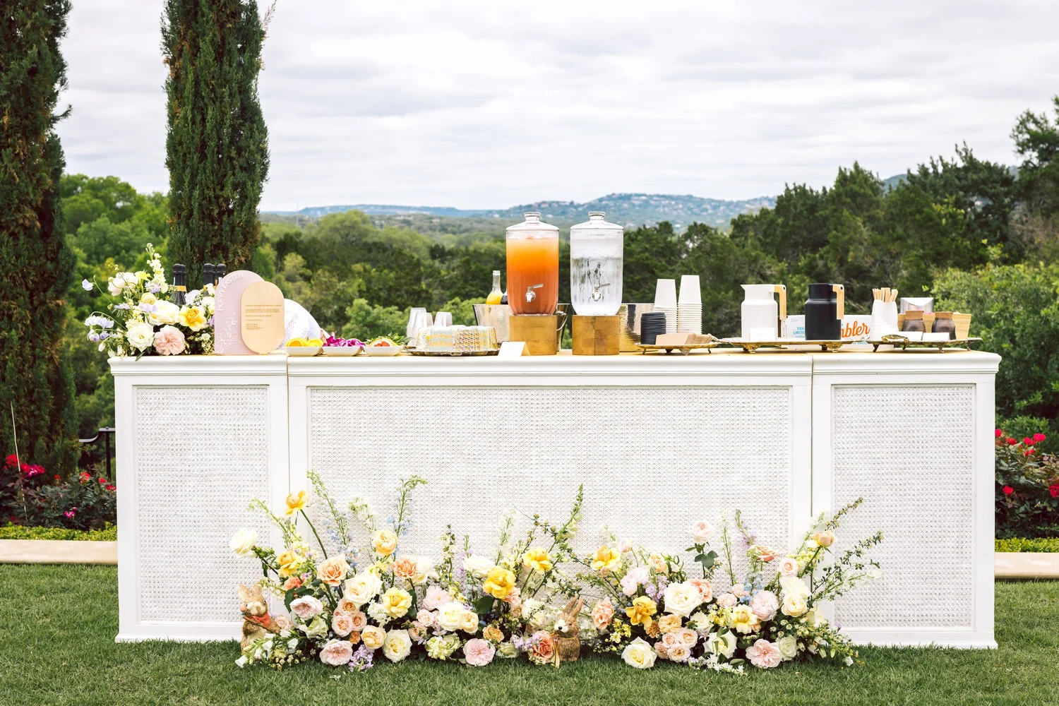 “Hoppy Easter” Bunny-Themed Easter Party — Mint Events