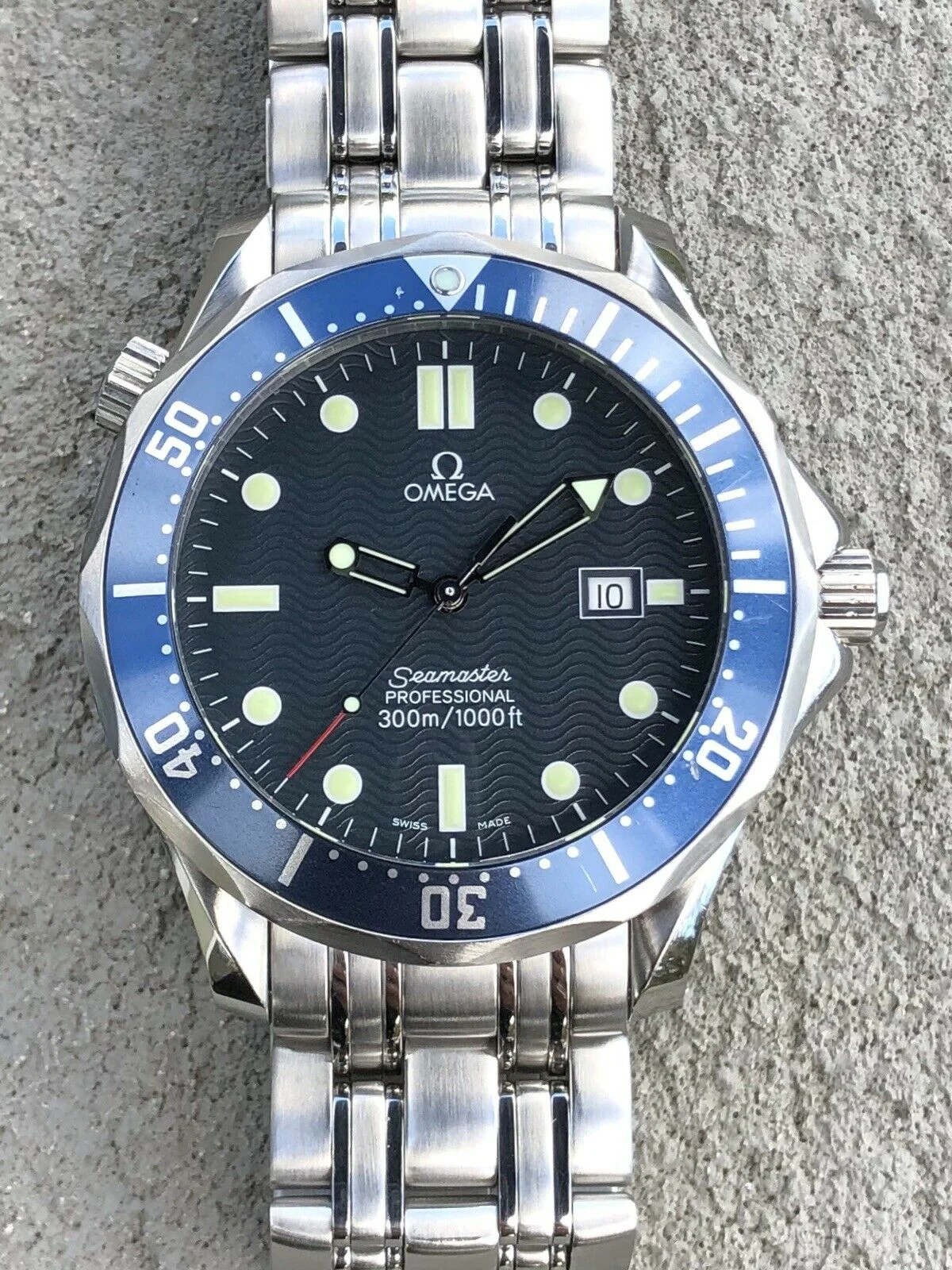 Omega Seamaster 300M 2541.80 41mm quartz - 1998 — WATCH VAULT