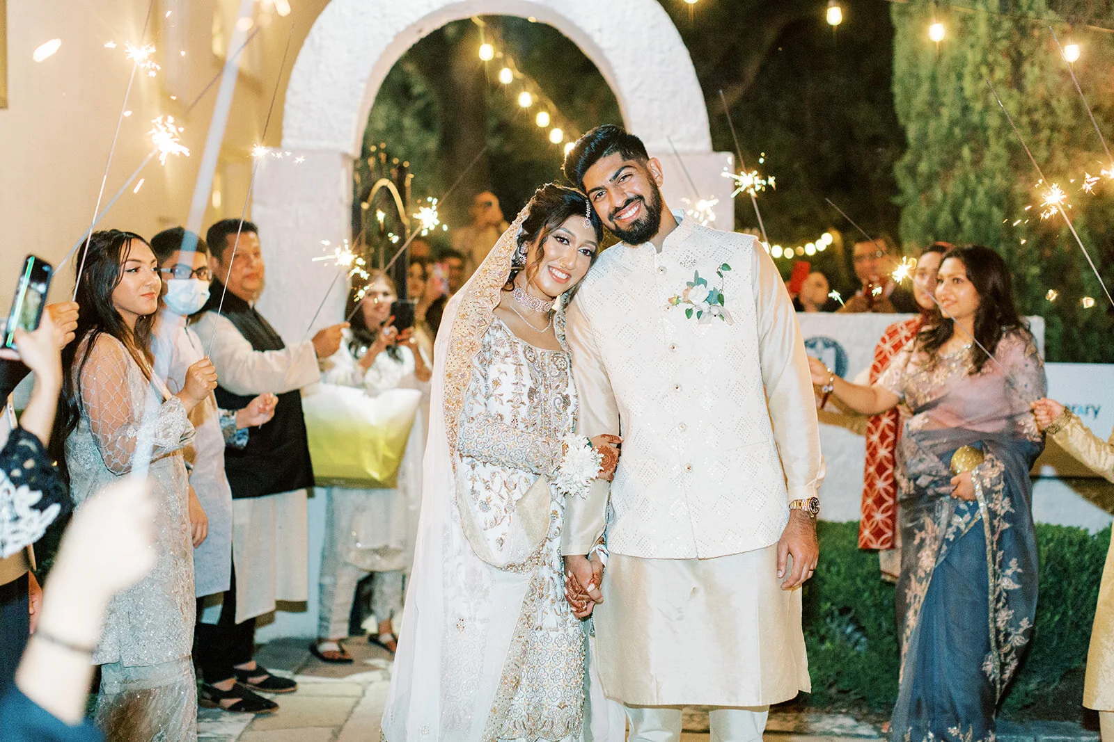 Intimate Laguna Gloria Nikah — Jenna McElroy