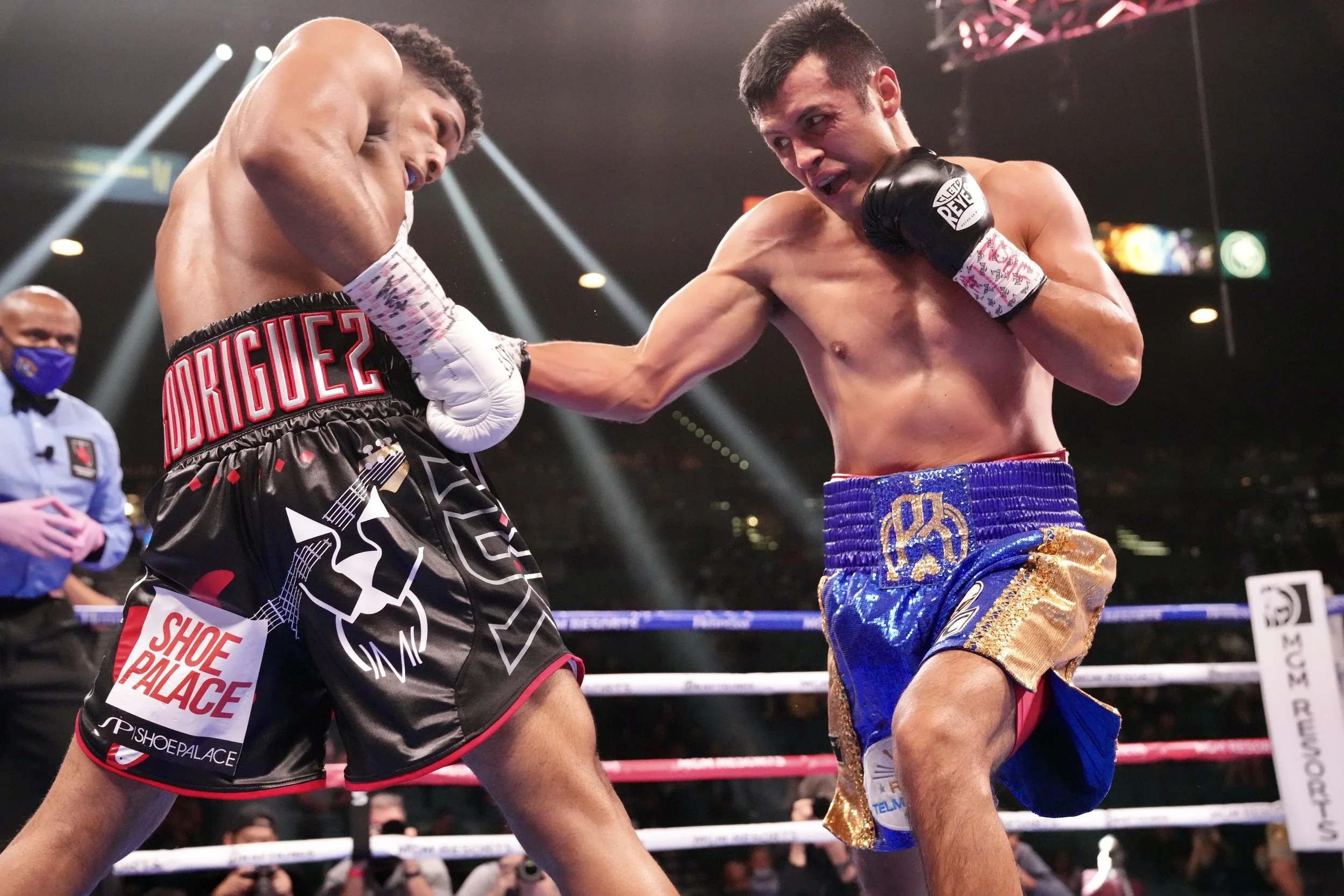 PHOTOS: Elvis Rodriguez vs Juan Pablo Romero — Crown Boxing