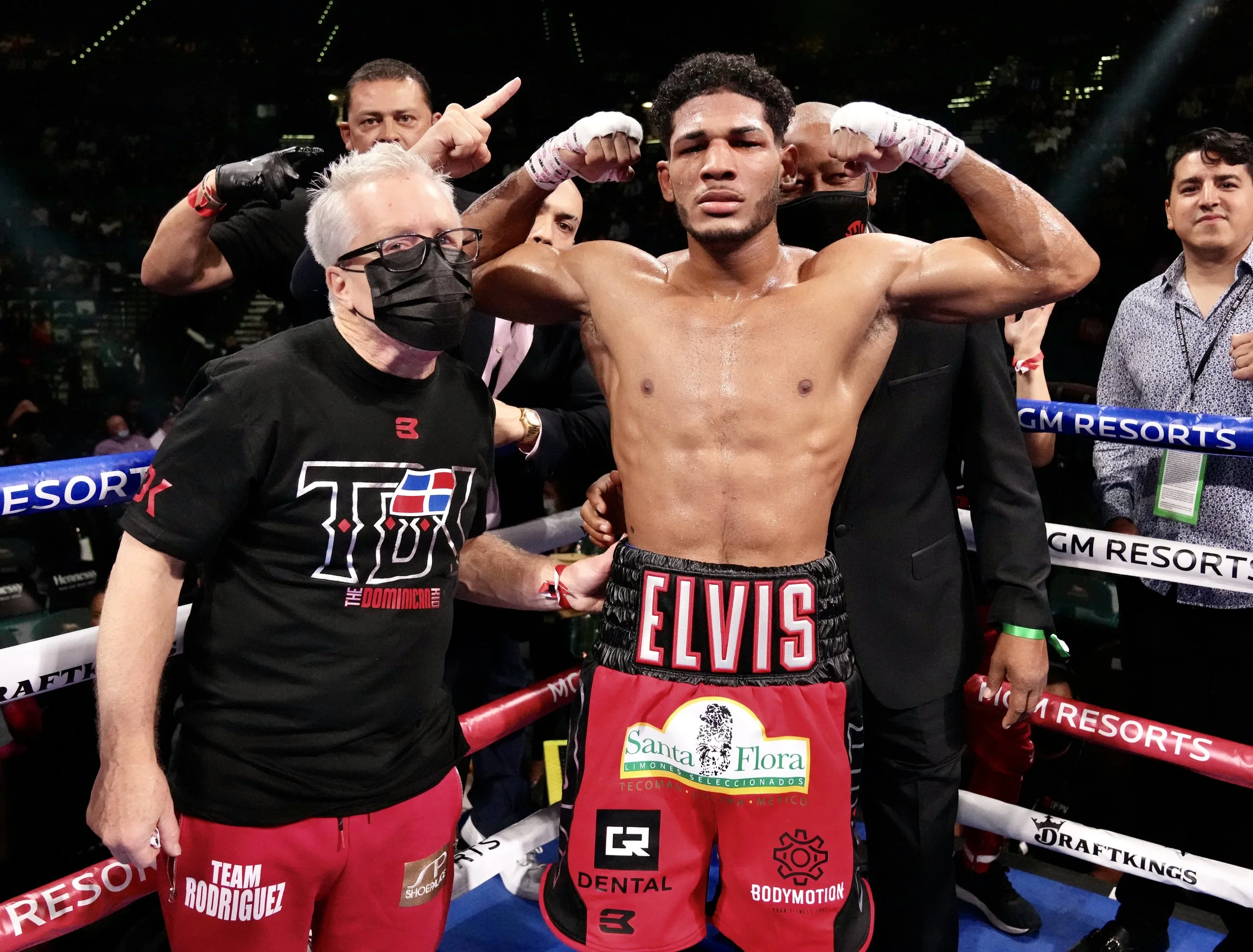 PHOTOS: Elvis Rodriguez vs Juan Pablo Romero — Crown Boxing